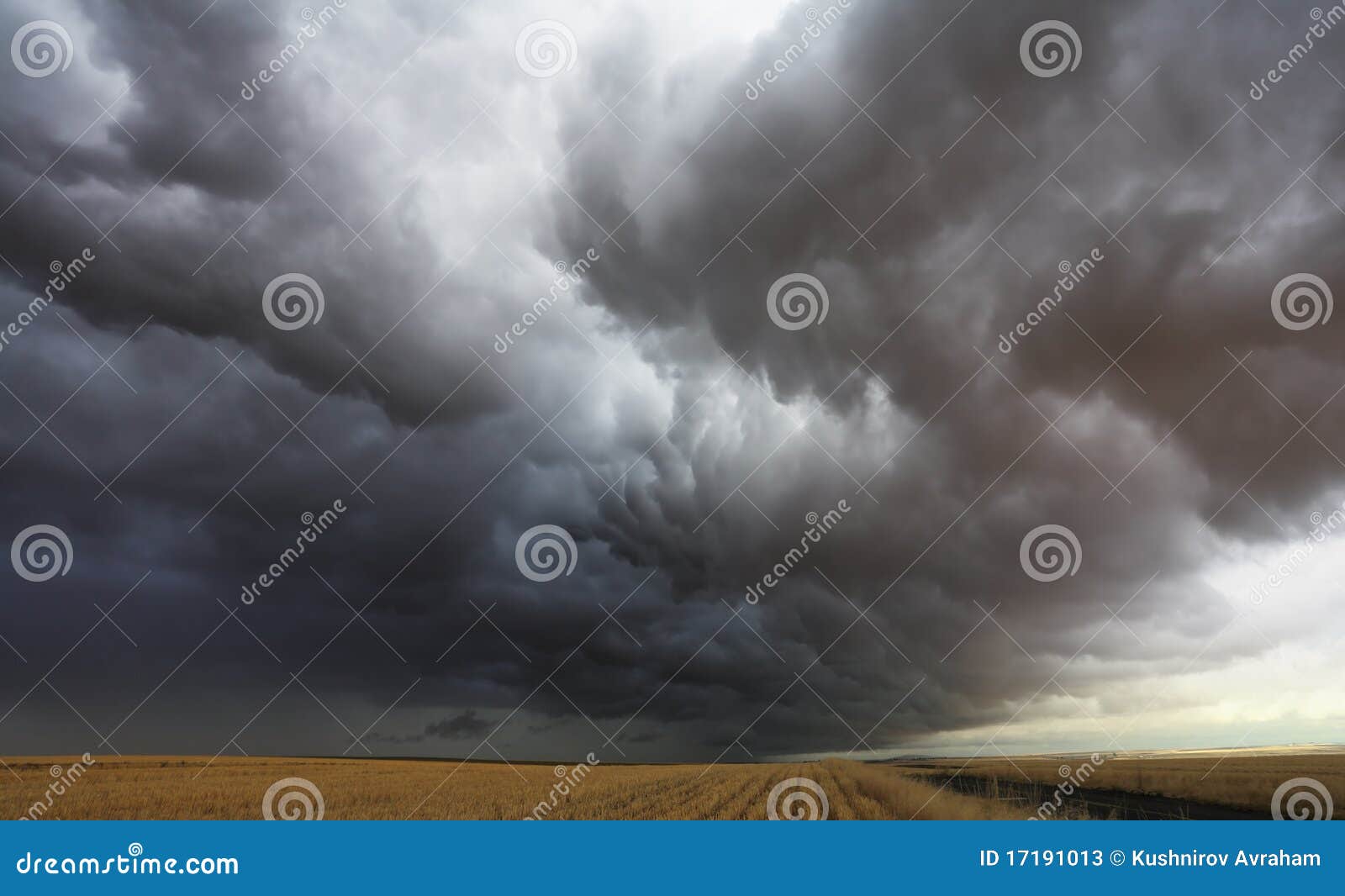 Huge Thundercloud on Fields Stock Image - Image of horizontal ...