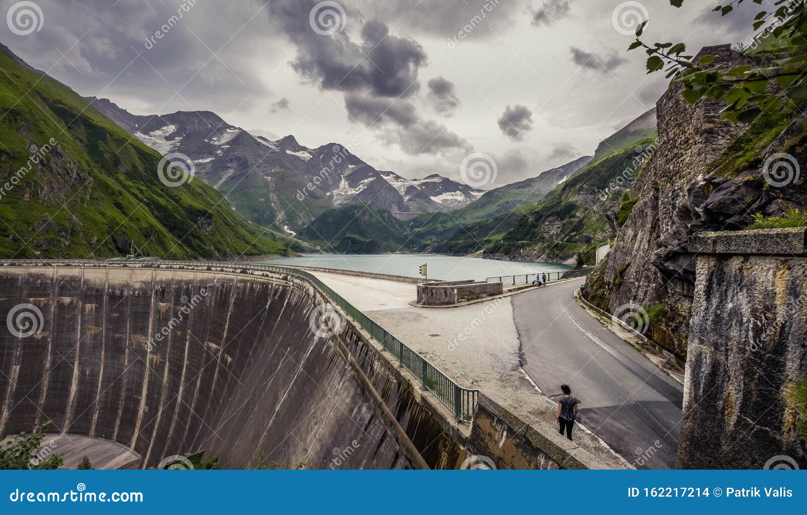 Huge water reservoir. editorial stock image. Image of alberta - 162217214
