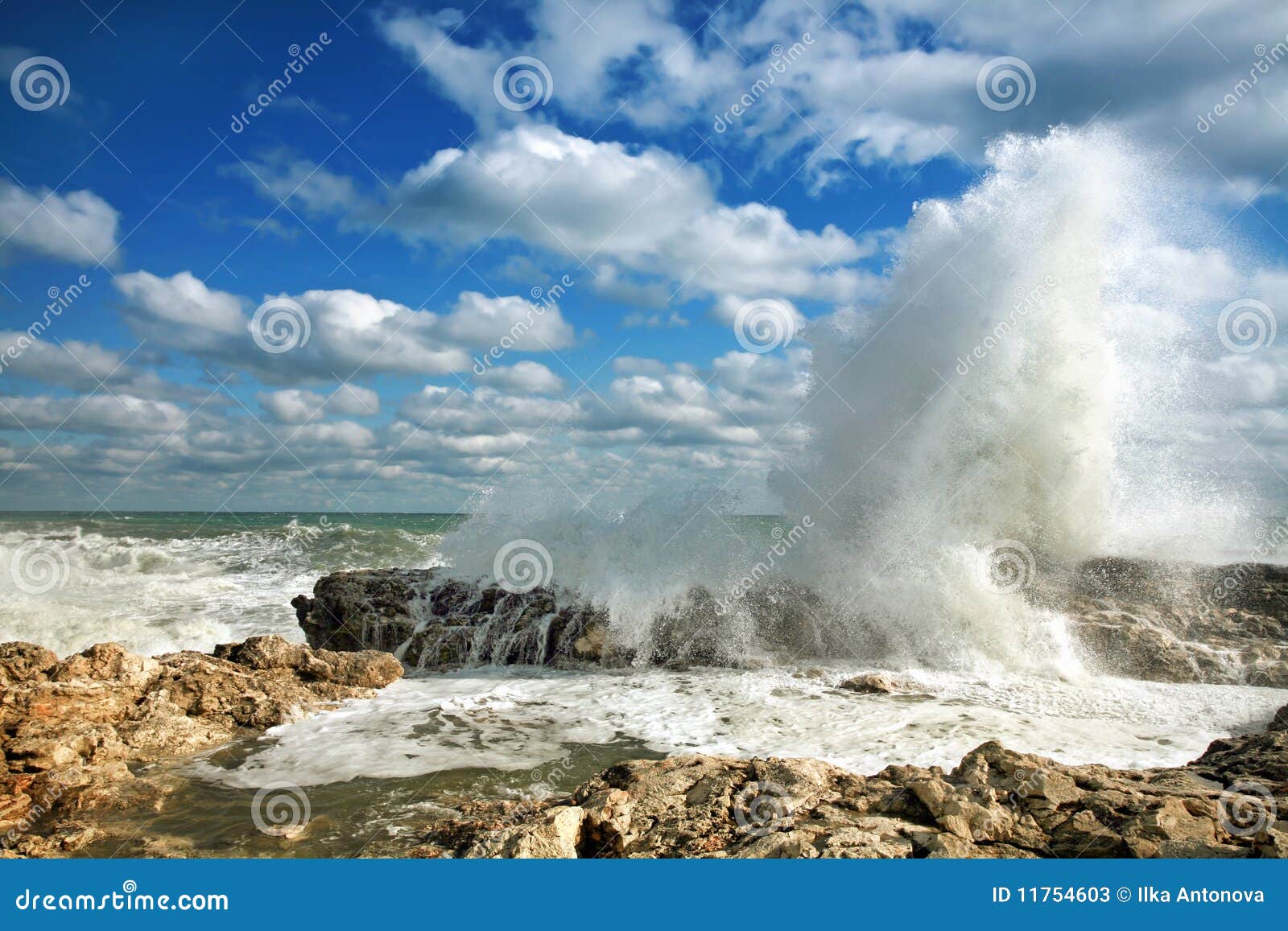 Huge Waves Breaking on Rocks in Sea Stock Image - Image of foam, rock ...