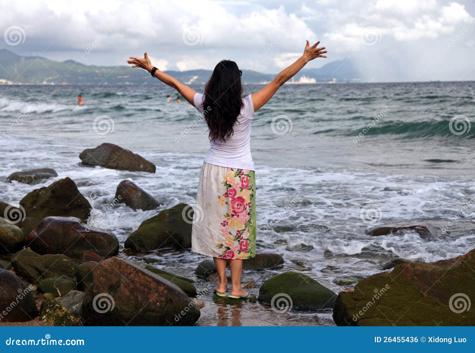 Hugging the ocean stock photo. Image of summer, surfy - 26455436