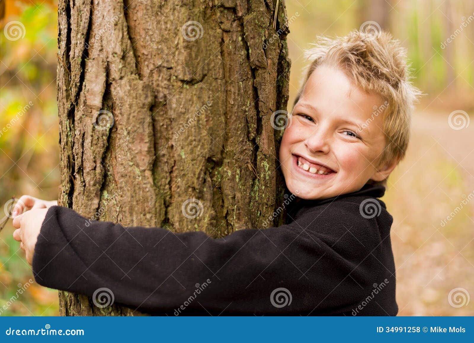 Hugging tree stock photo. Image of outdoors, hugging - 34991258
