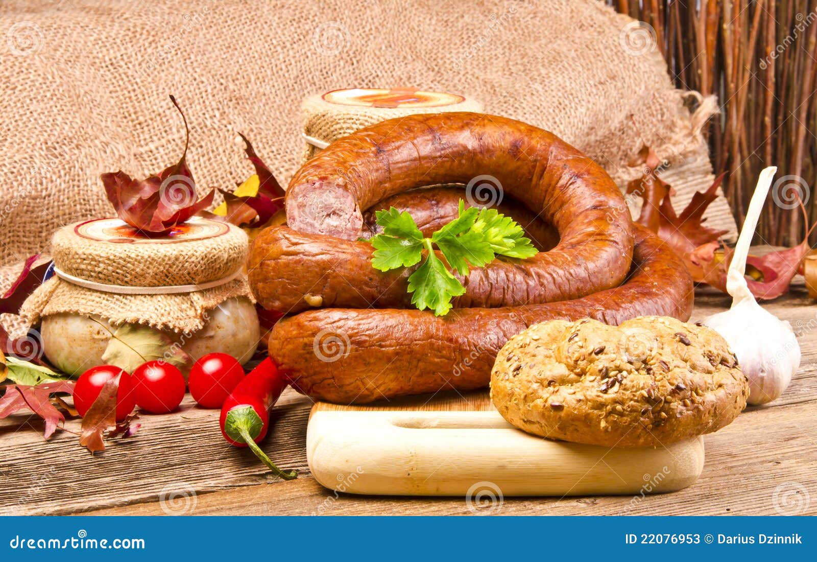 Huis-gebakken Poolse worst stock afbeelding. Image of eten - 22076953