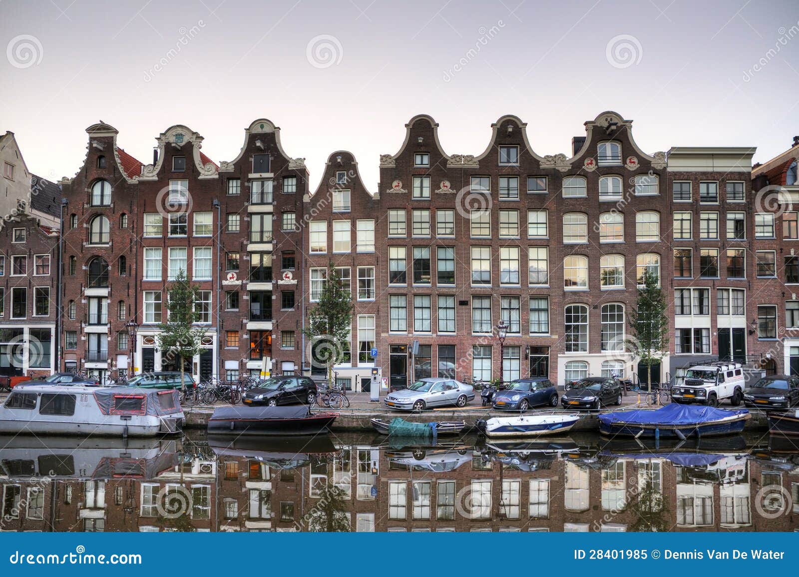 Huizen in De Stad Amsterdam Stock Afbeelding - Image of beroemd ...