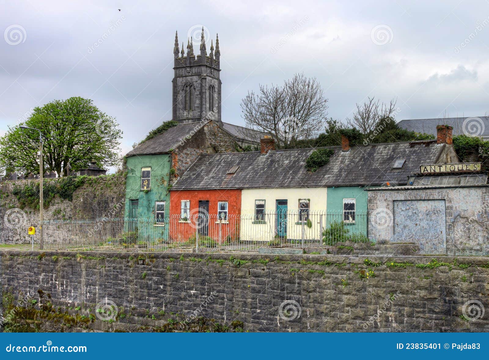 Huizen in De Stad Van De Limerick - Ierland. Stock Afbeelding - Image ...