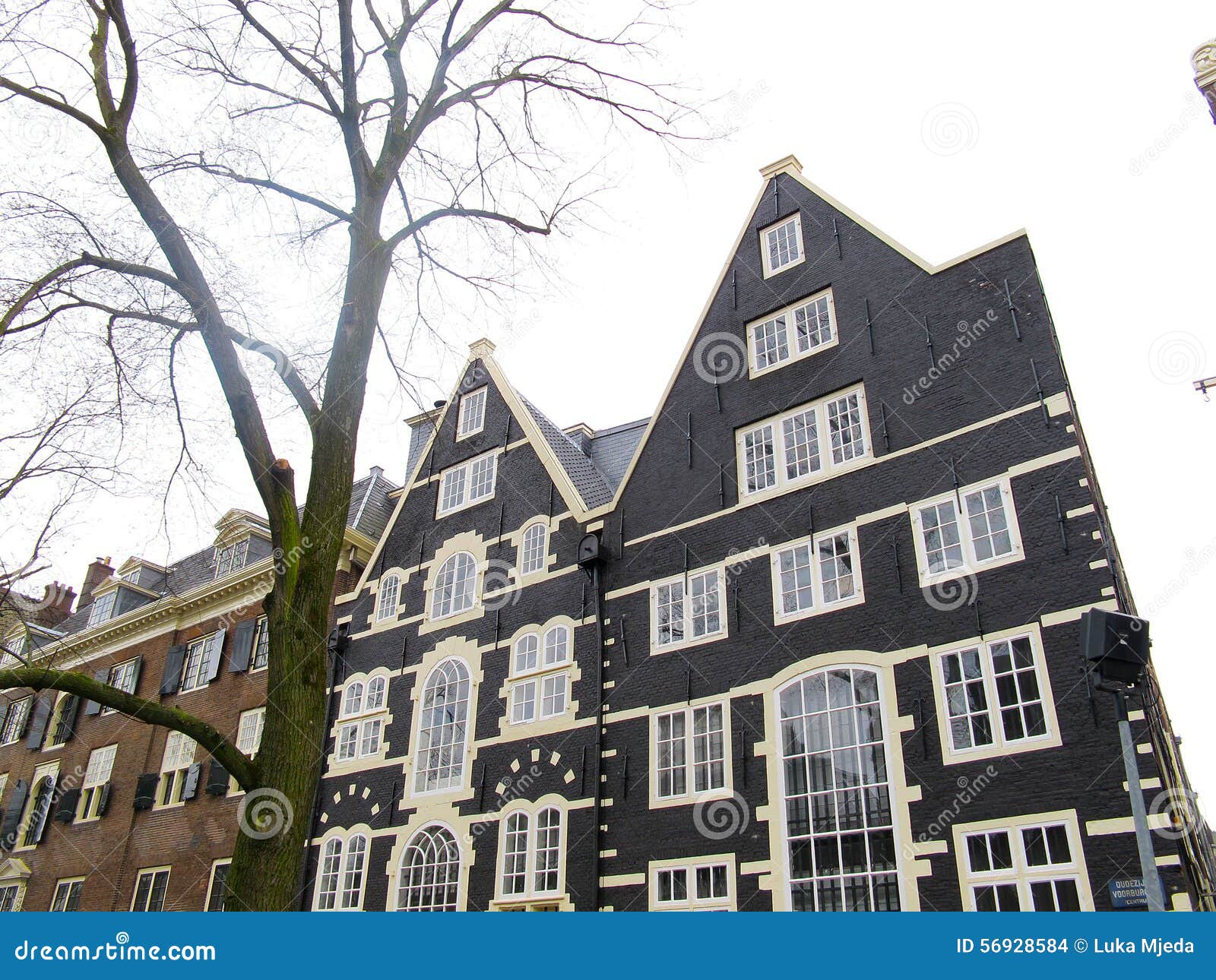 Huizen 0880 van Amsterdam redactionele stock afbeelding. Image of ...