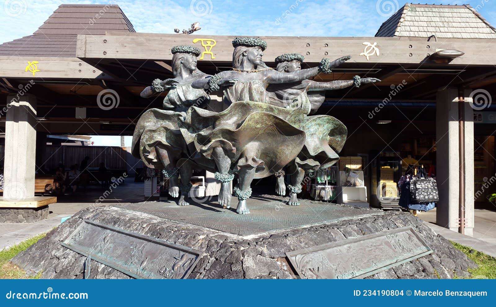 Hulla Dancers Status Hawaii Editorial Stock Image - Image of water ...