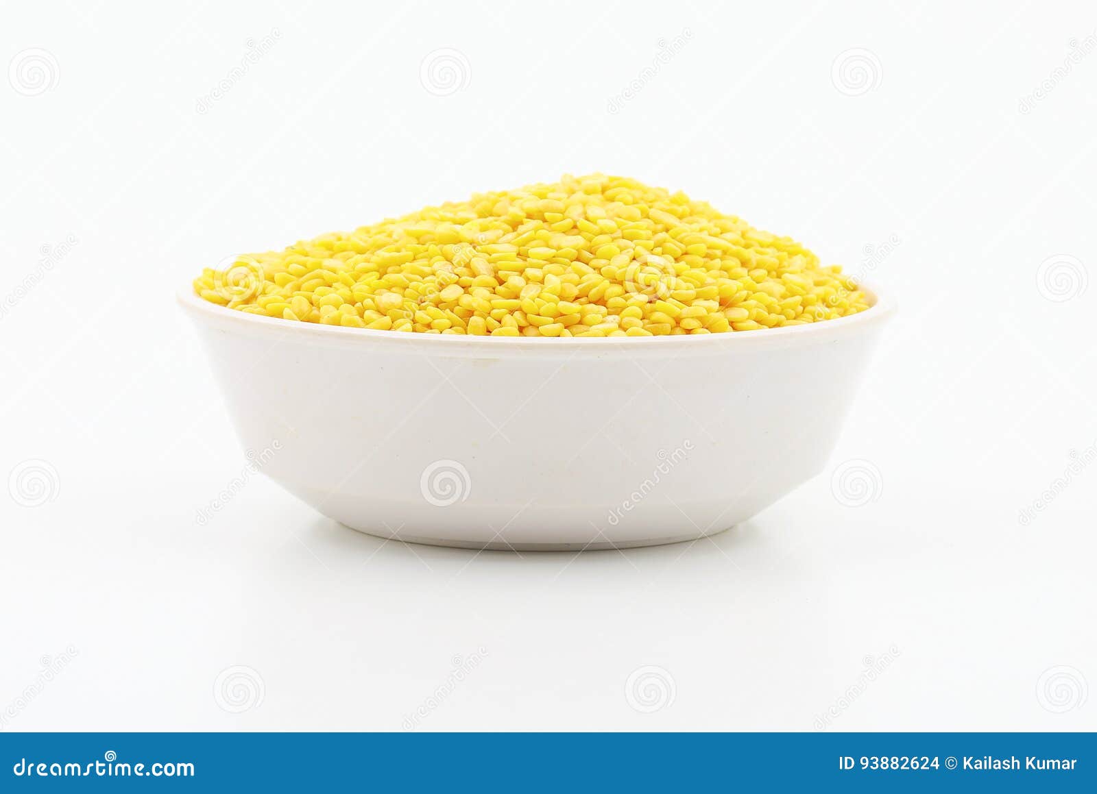 Hulled-split mung bean stock photo. Image of mung, mogar - 93882624