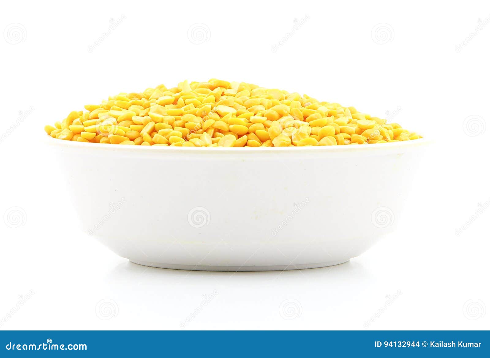 Hulled-split mung bean stock photo. Image of circle, background - 94132944