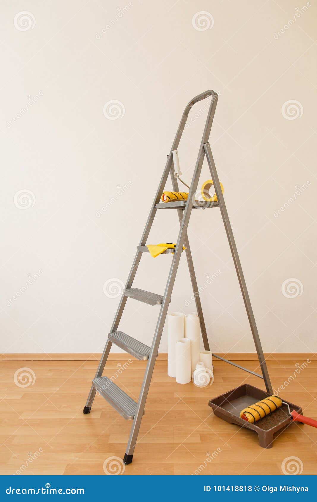 Hulpmiddelen Om Behang Te Lijmen Stock Foto - Image of lijmen, laminaat ...