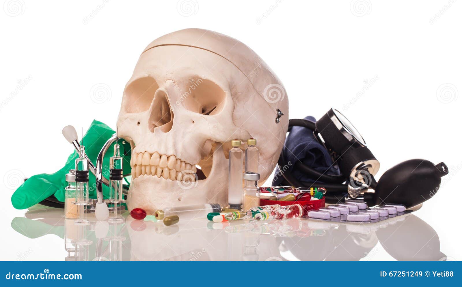 Human Scull Medicines and Drugs Stock Image - Image of pouring, drug ...