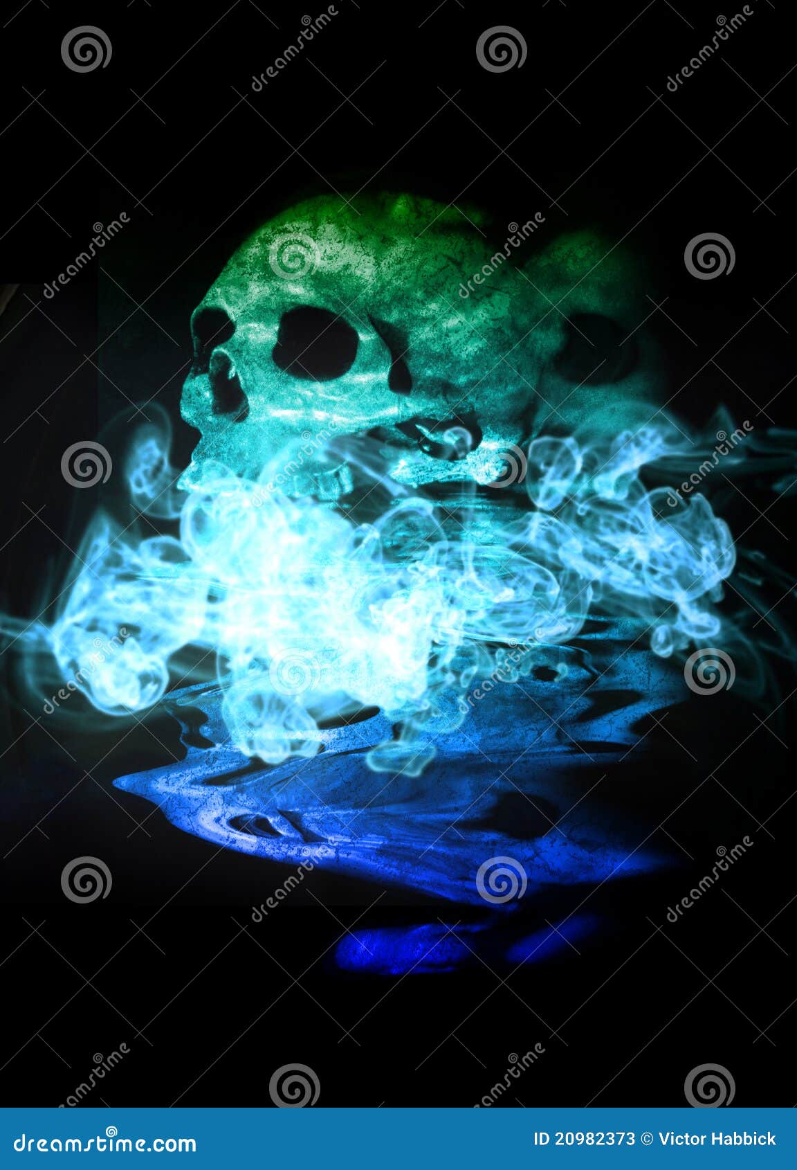Human Skull, Reflection and Smoke Stock Image - Image of bones, fright ...