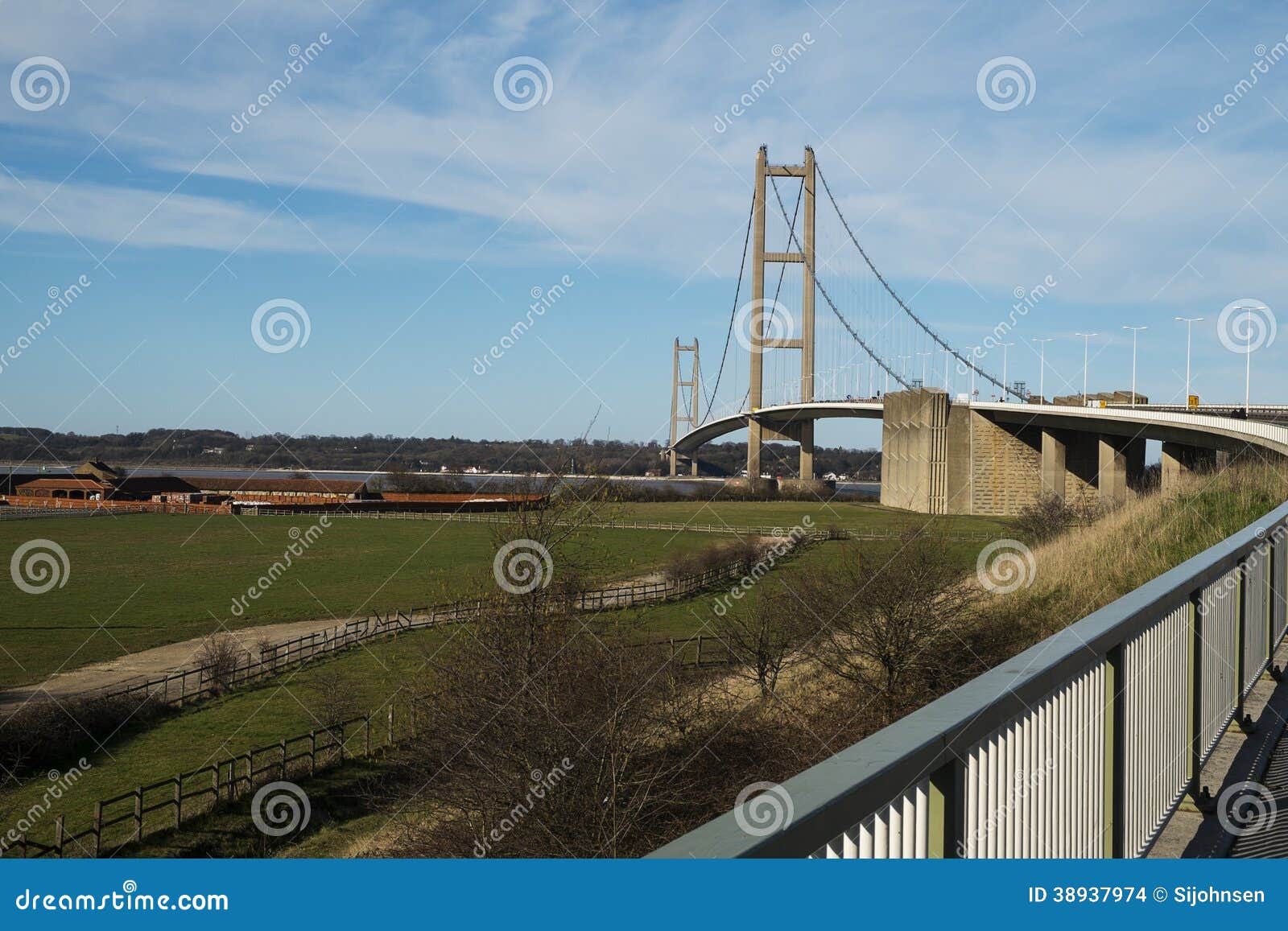 Humber bridge stock photo. Image of hessle, tower, suspension - 38937974