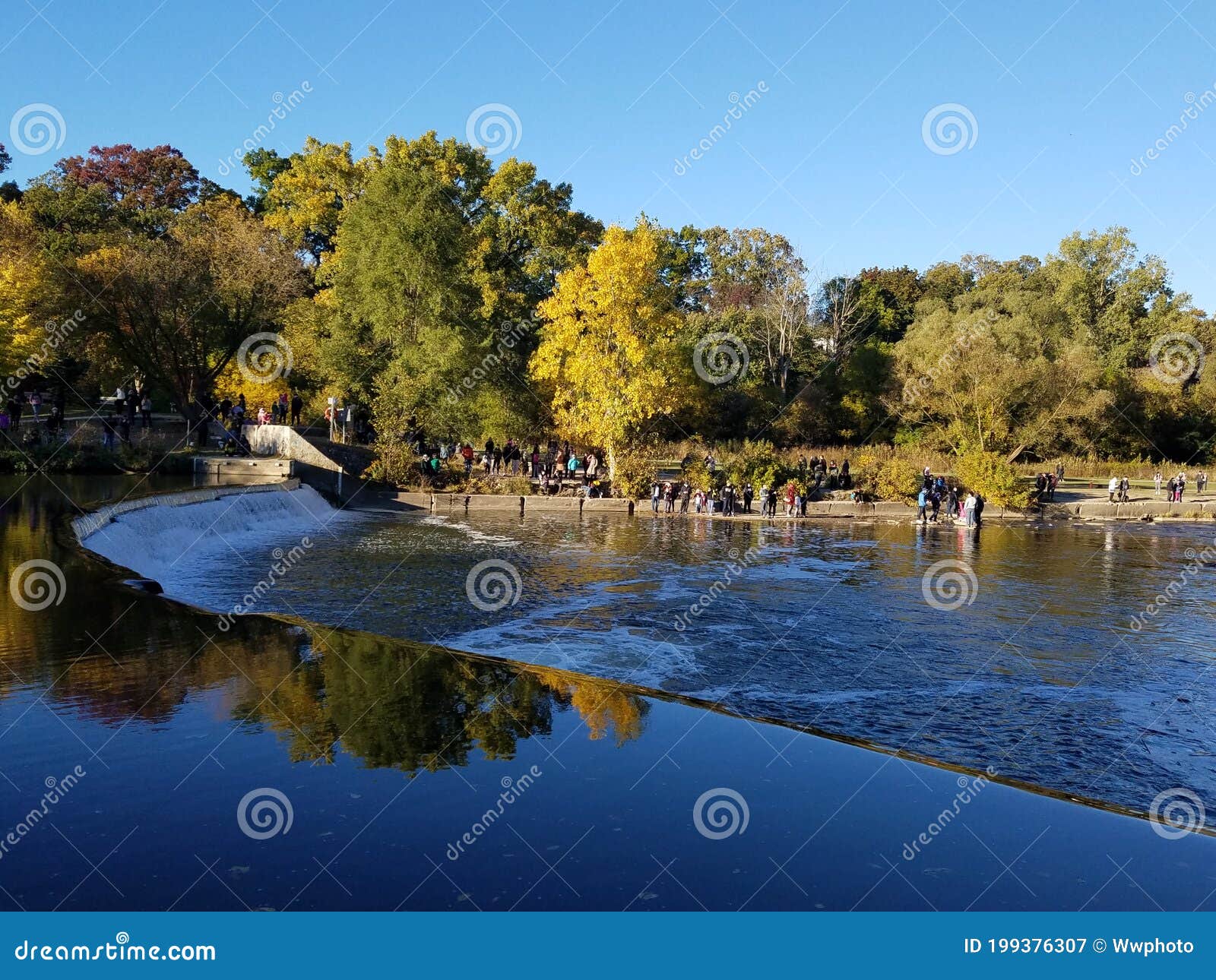 Humber river in spring stock image. Image of river, garden - 199376307