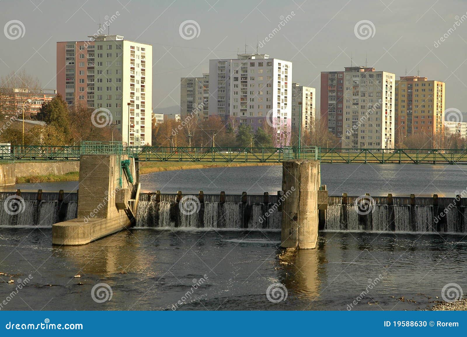 Humenne stockfoto. Bild von wohn, haus, stadt, gemeinschaft - 19588630