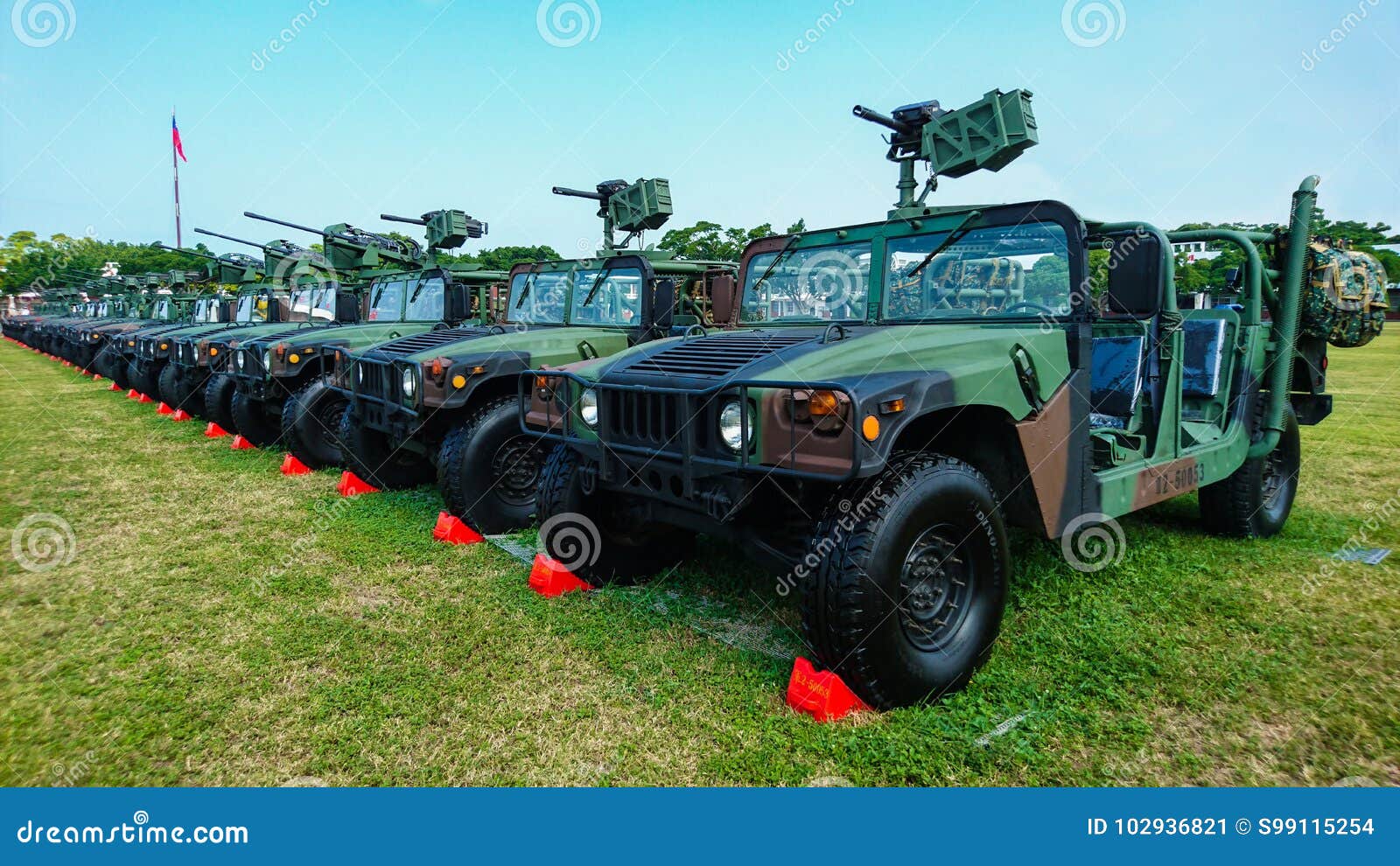 Hummer militar imagen de archivo. Imagen de humilde - 102936821