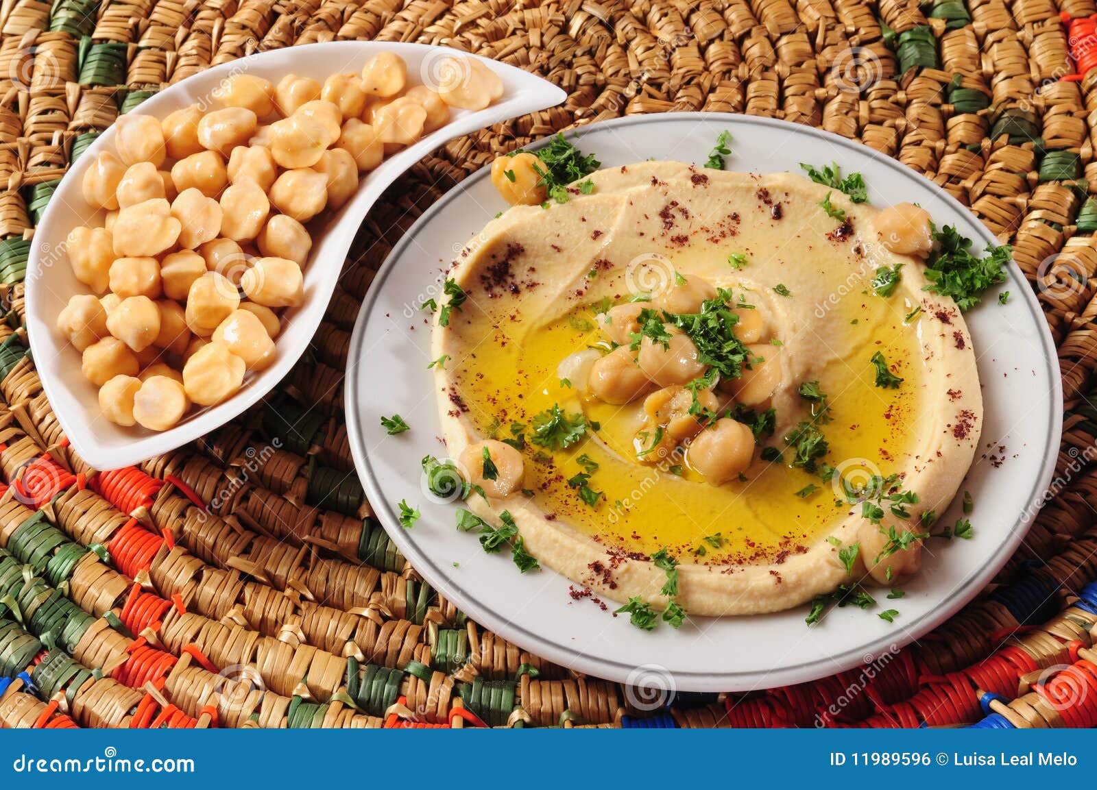 Hummus photo stock. Image du nourriture, kitchenware - 11989596