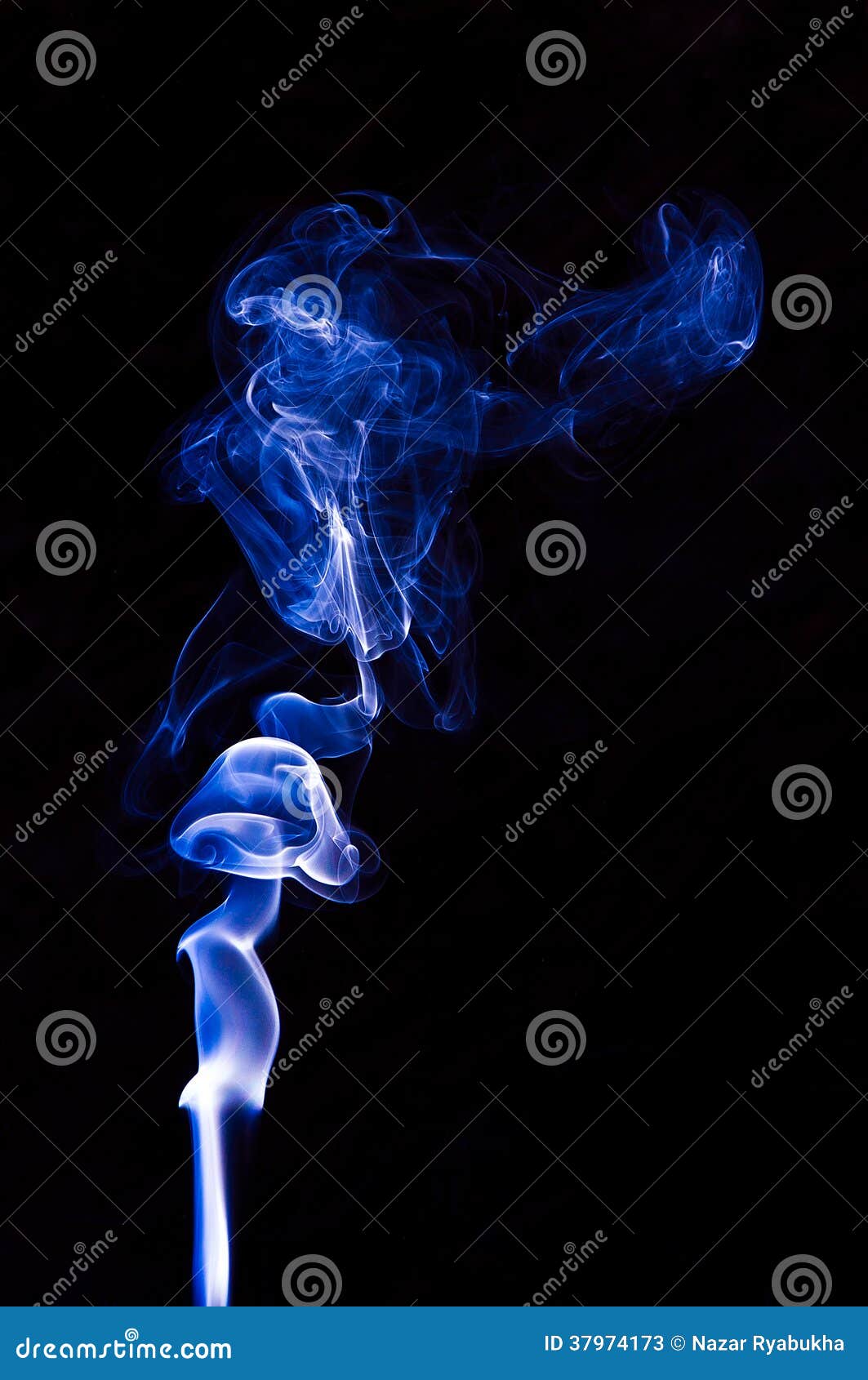 Humo azul imagen de archivo. Imagen de combustible, travieso - 37974173