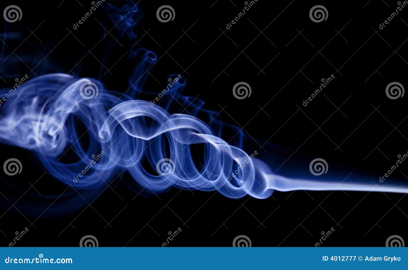 Humo azul imagen de archivo. Imagen de azul, seda, concepto - 4012777