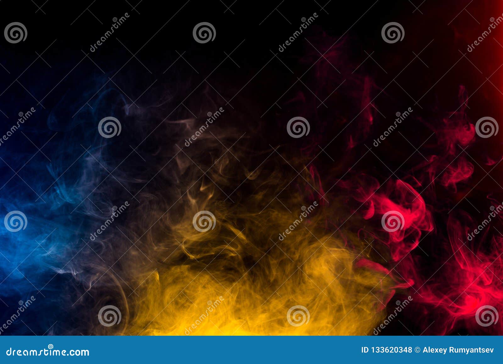 Humo azul y amarillo rojo foto de archivo. Imagen de multicolor - 133620348
