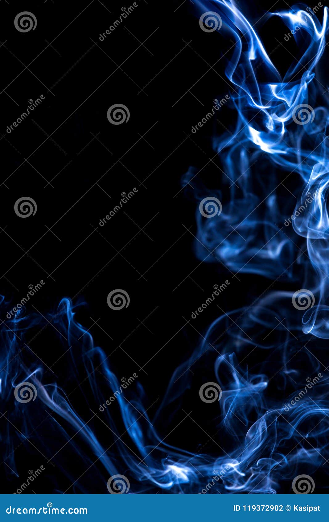 Humo azul y blanco foto de archivo. Imagen de vapor - 119372902