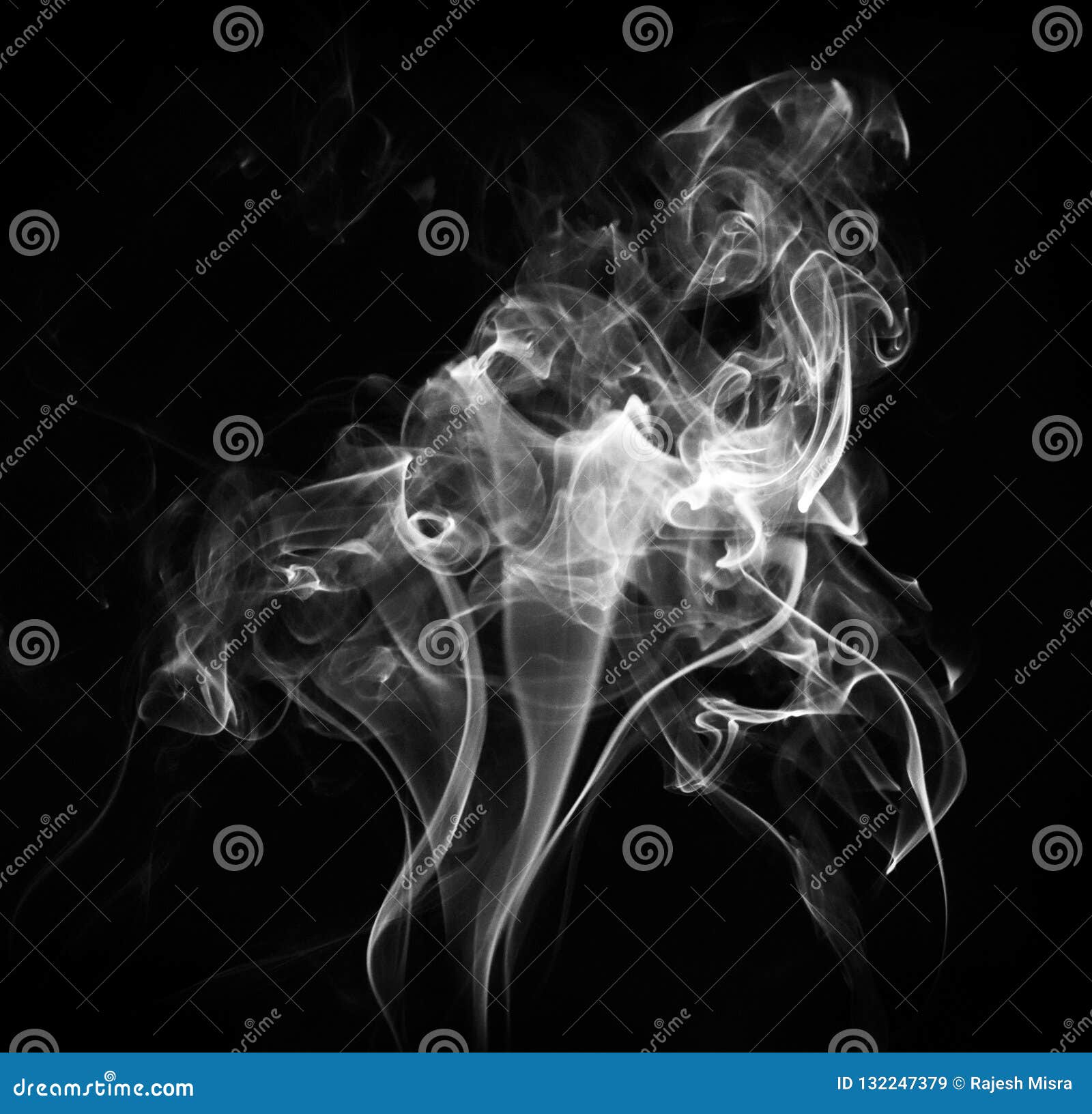 Humo blanco imagen de archivo. Imagen de blanco, extracto - 132247379