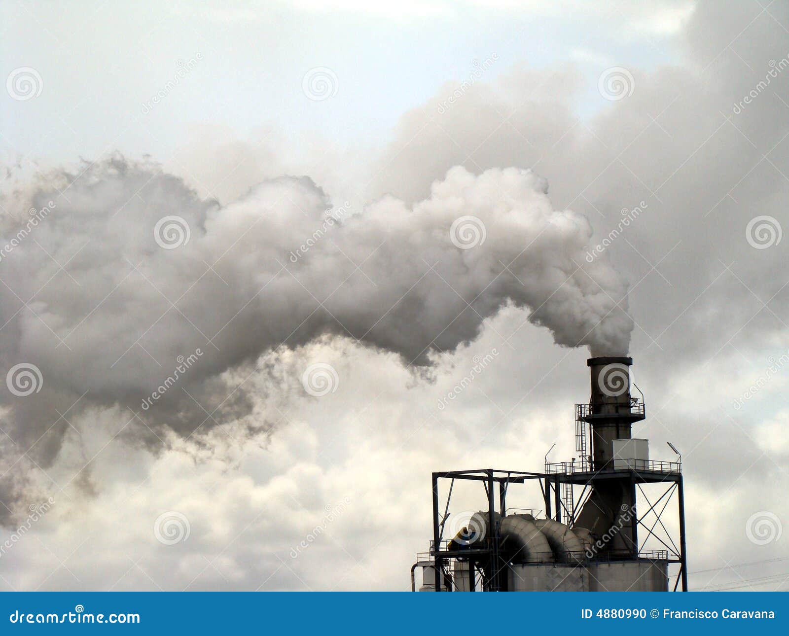 Humo - Contaminación De La Chimenea Foto de archivo - Imagen de ...