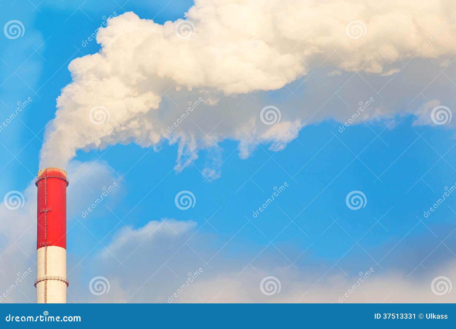 Humo de la chimenea imagen de archivo. Imagen de asma - 37513331