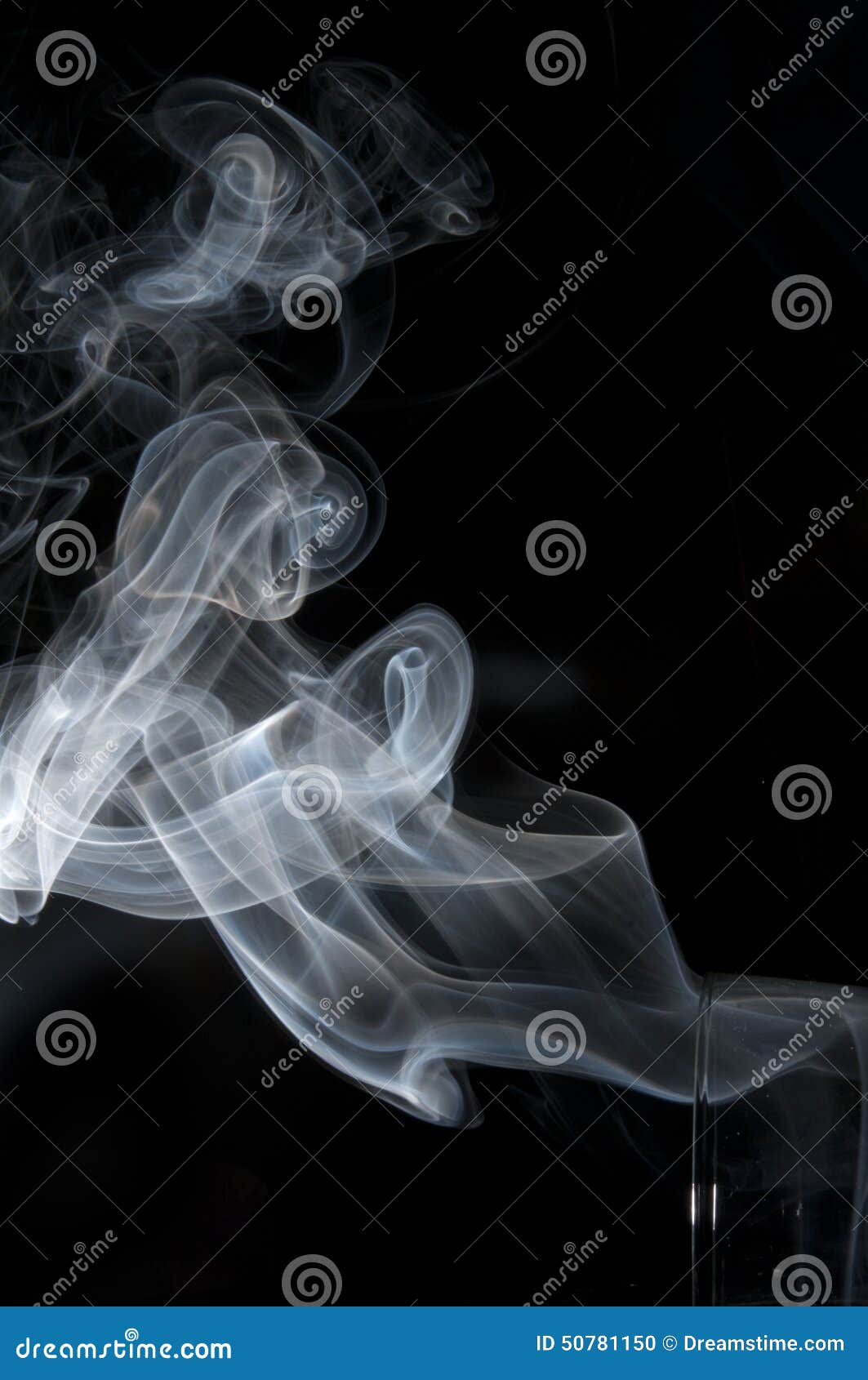 Humo que sale de un vidrio foto de archivo. Imagen de transparente ...