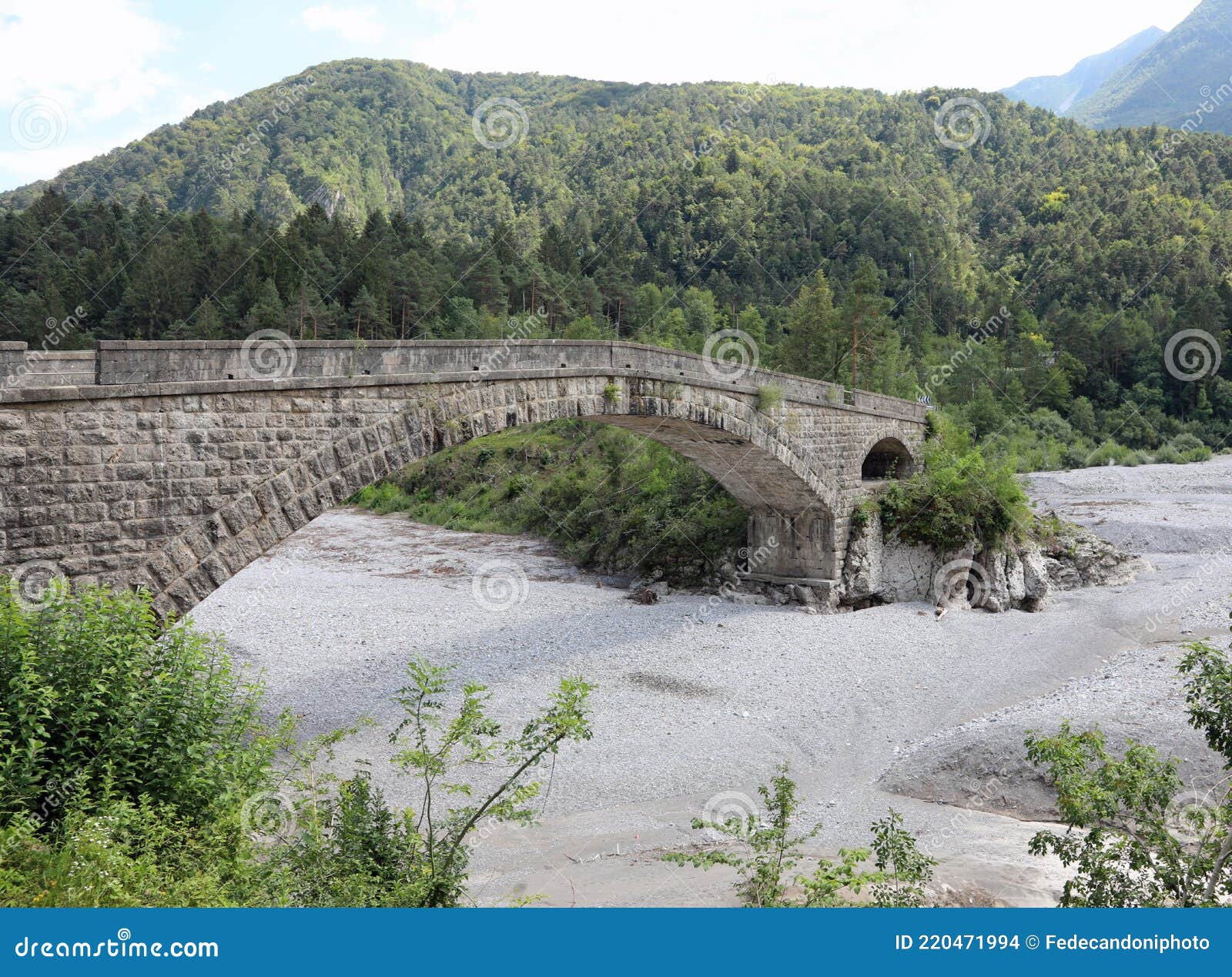 Humpback Bridge Over a Dry Stream Stock Photo - Image of carnia, ponte ...