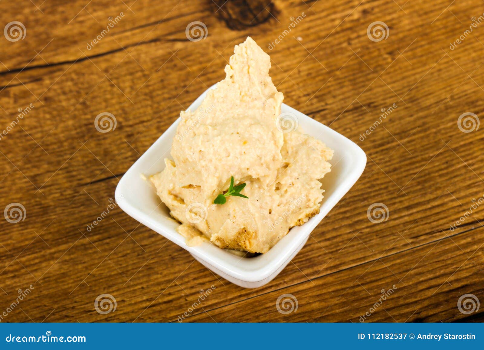 Humus imagen de archivo. Imagen de cremoso, fondo, blanco - 112182537