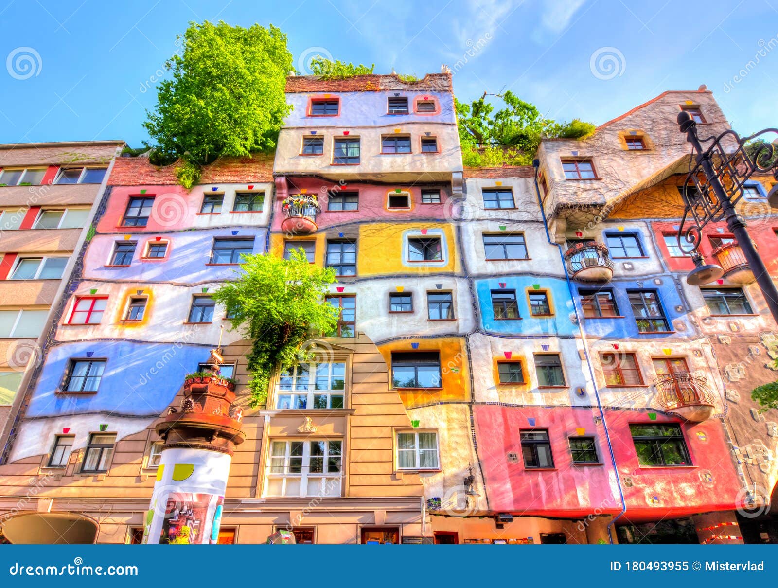 Hundertwasser House In Vienna, Austria. The Hundertwasserhaus Apartment ...