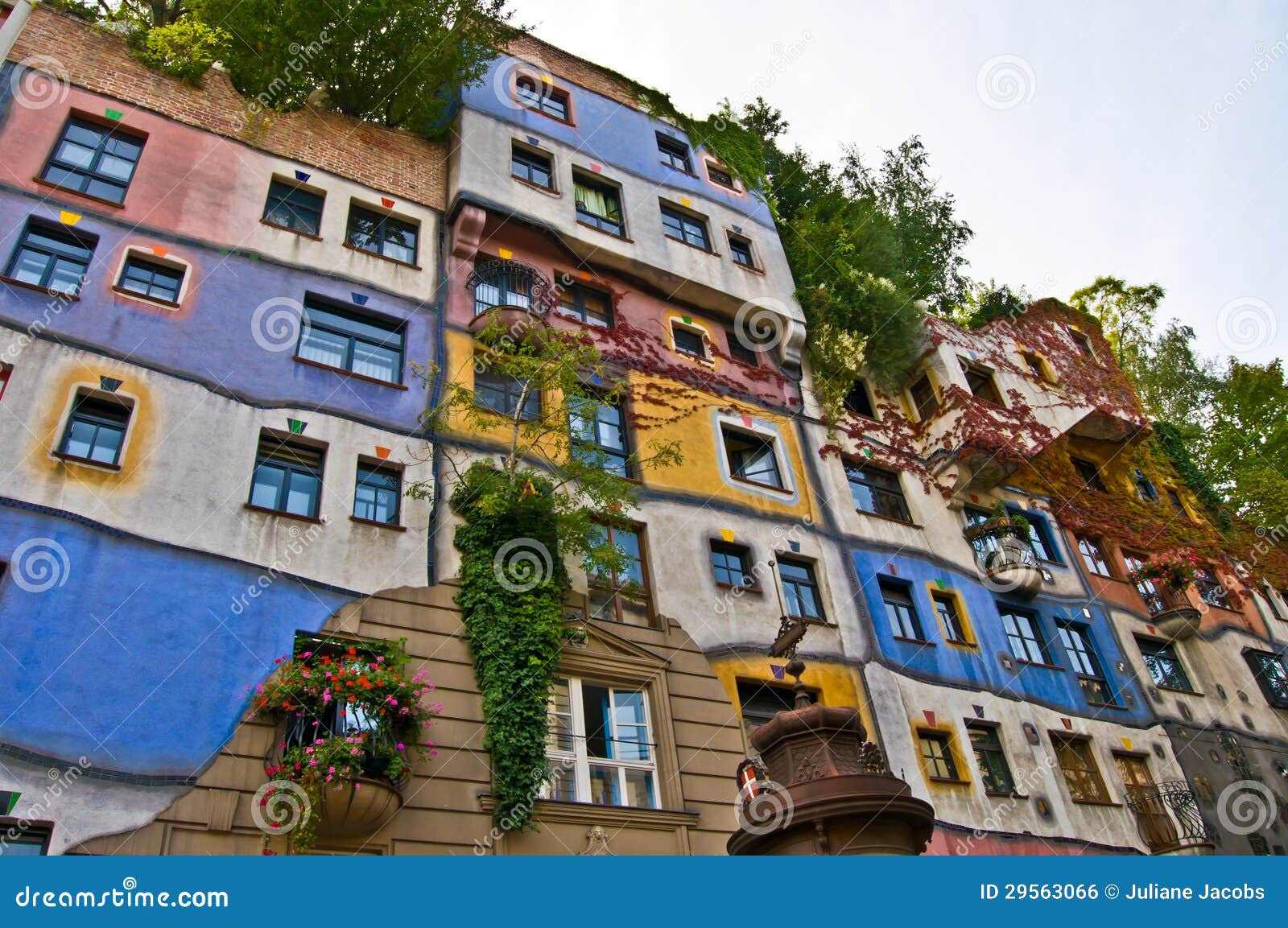 Hundertwasserhaus stock photo. Image of vienna, hundertwasser - 29563066