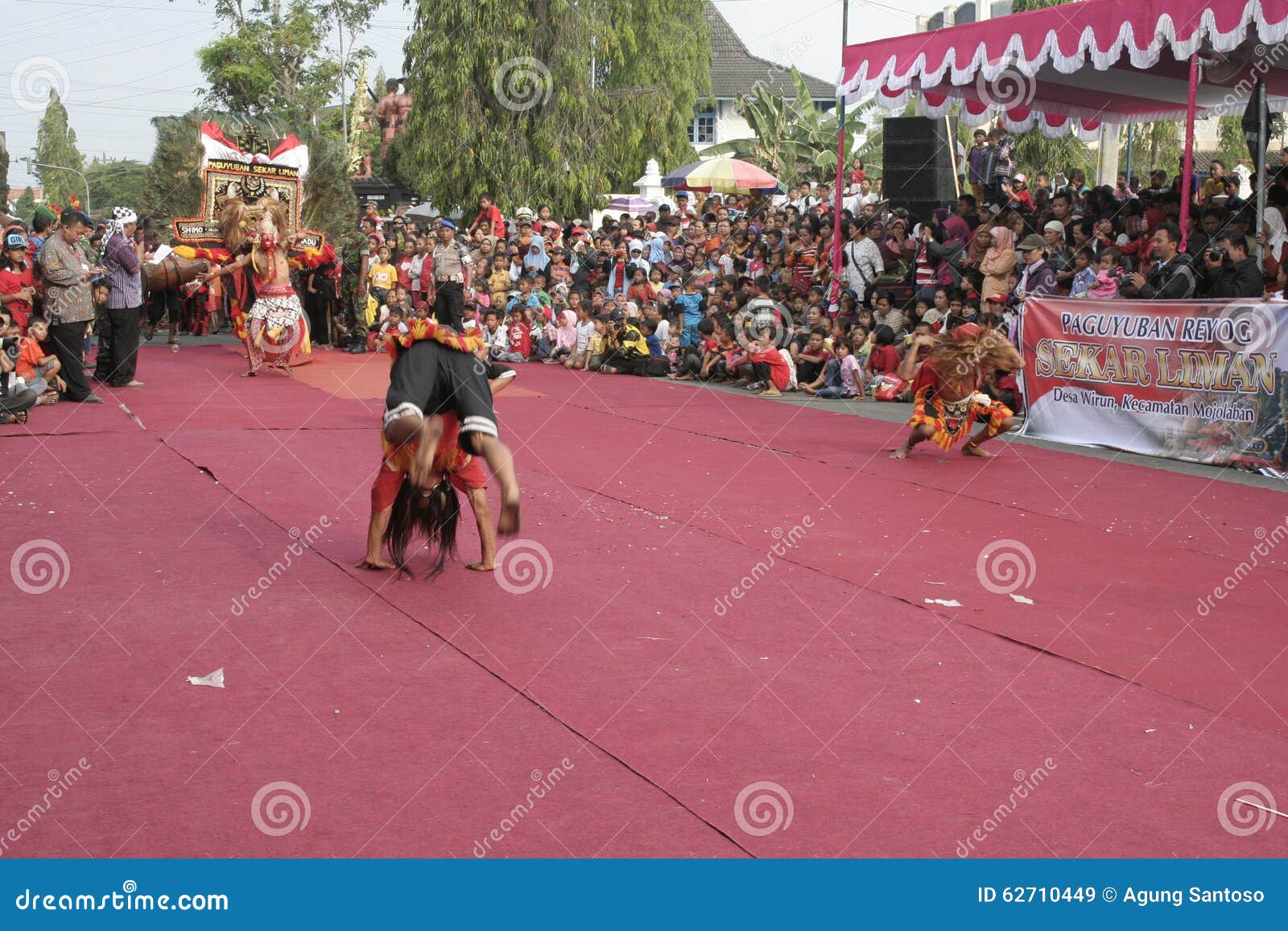 Hundreds Dance Staged in Sukoharjo Editorial Stock Image - Image of ...