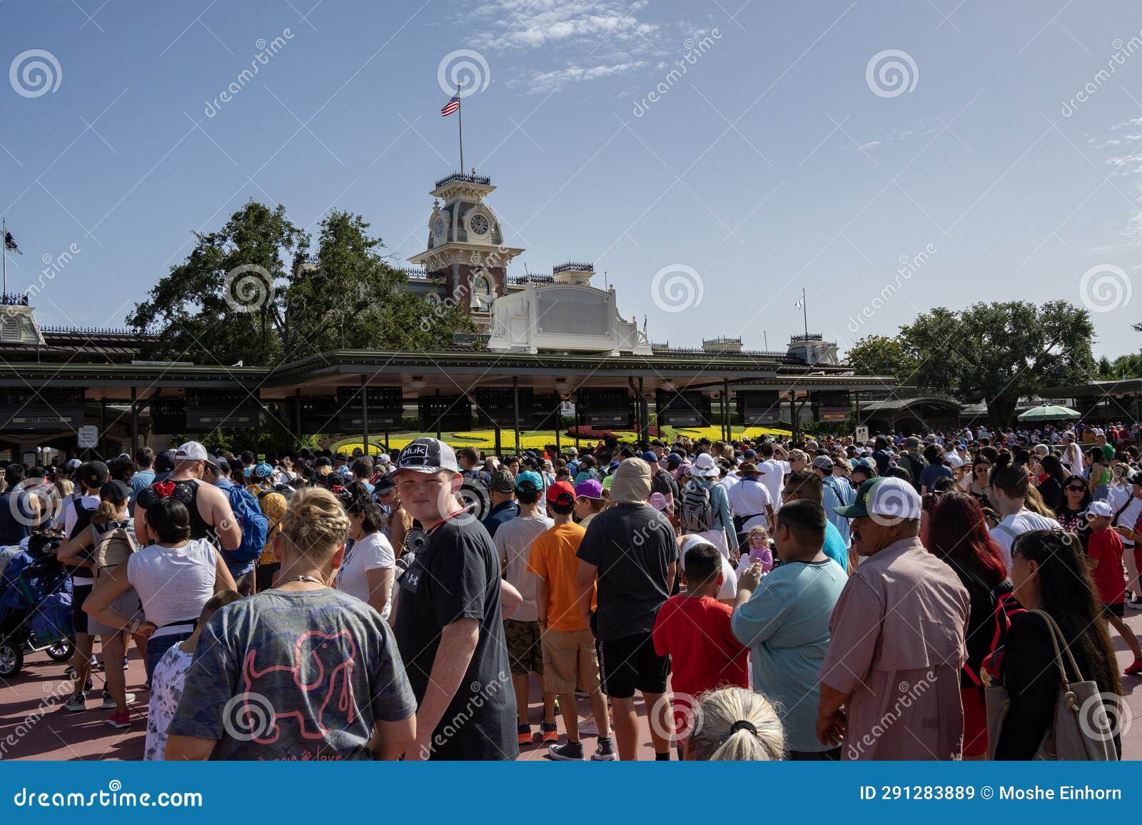 Hundreds of People in Line To Enter Disney S Magic Kingdom Editorial ...
