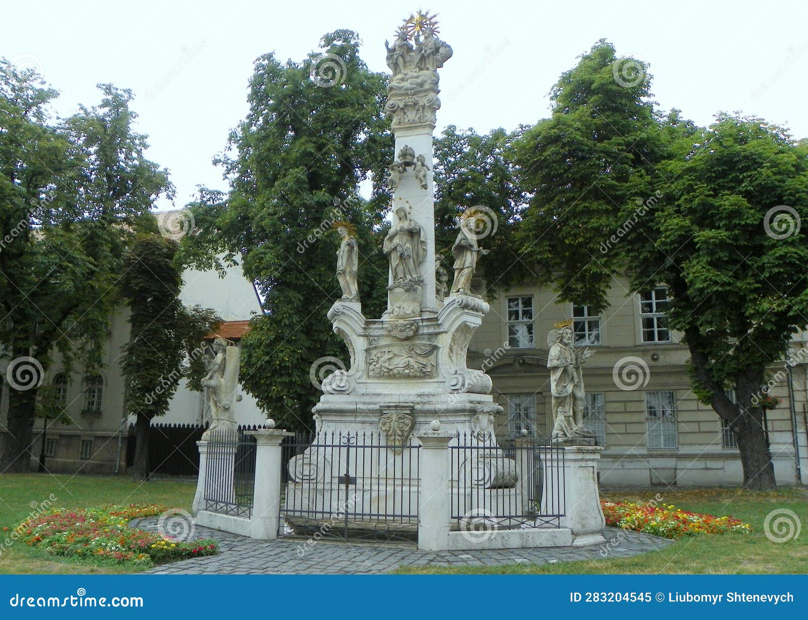 Hungary, Budapest, Szentlelek Ter, Holy Trinity Monument Editorial ...