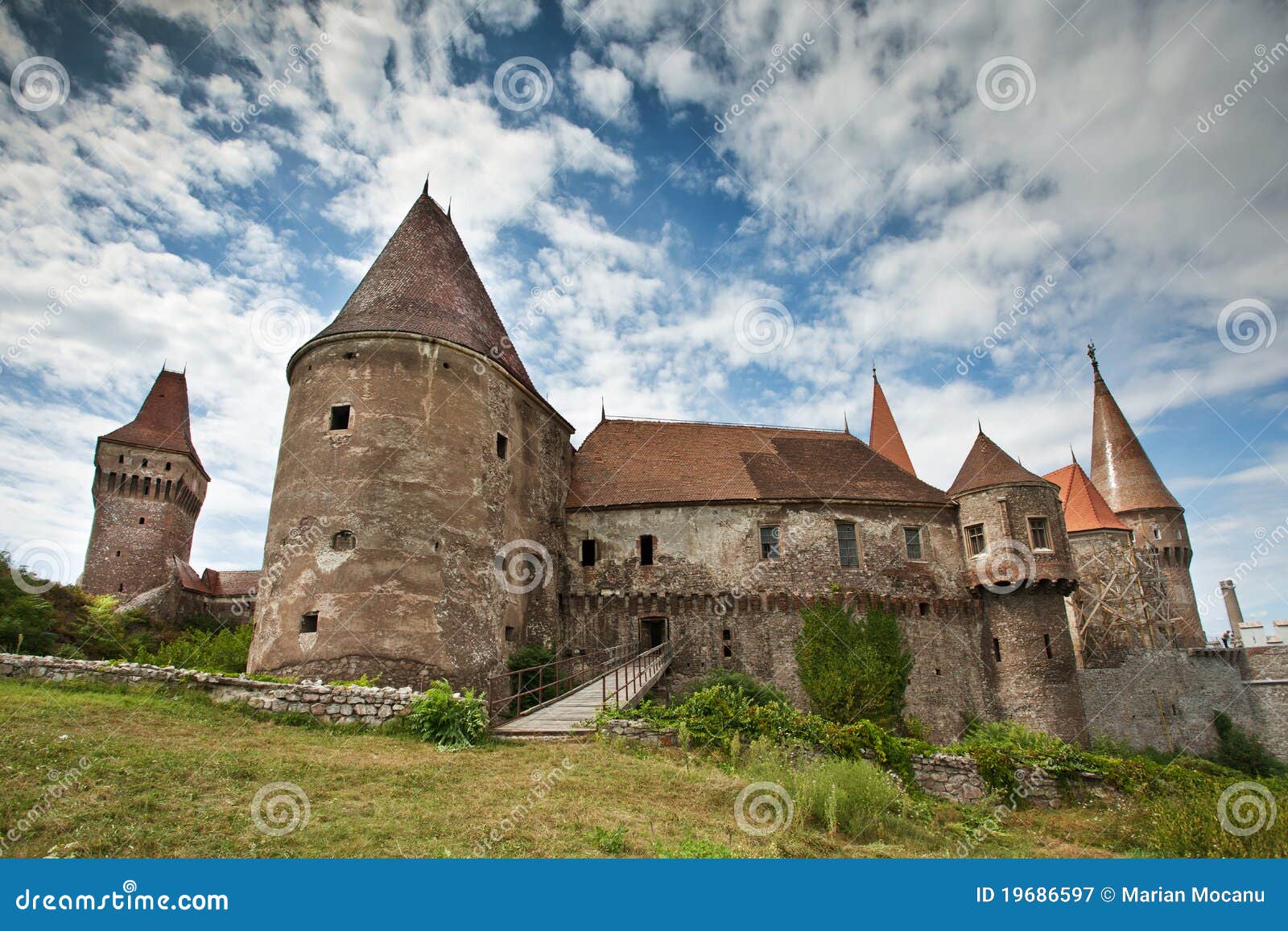 Huniazilor castle stock image. Image of building, hunedoara - 19686597
