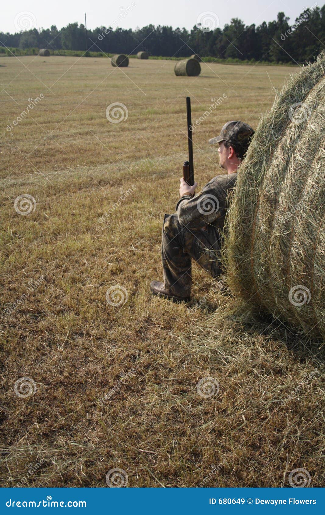 Hunter - Hunting - Sportsman Stock Image - Image of dove, prey: 680649