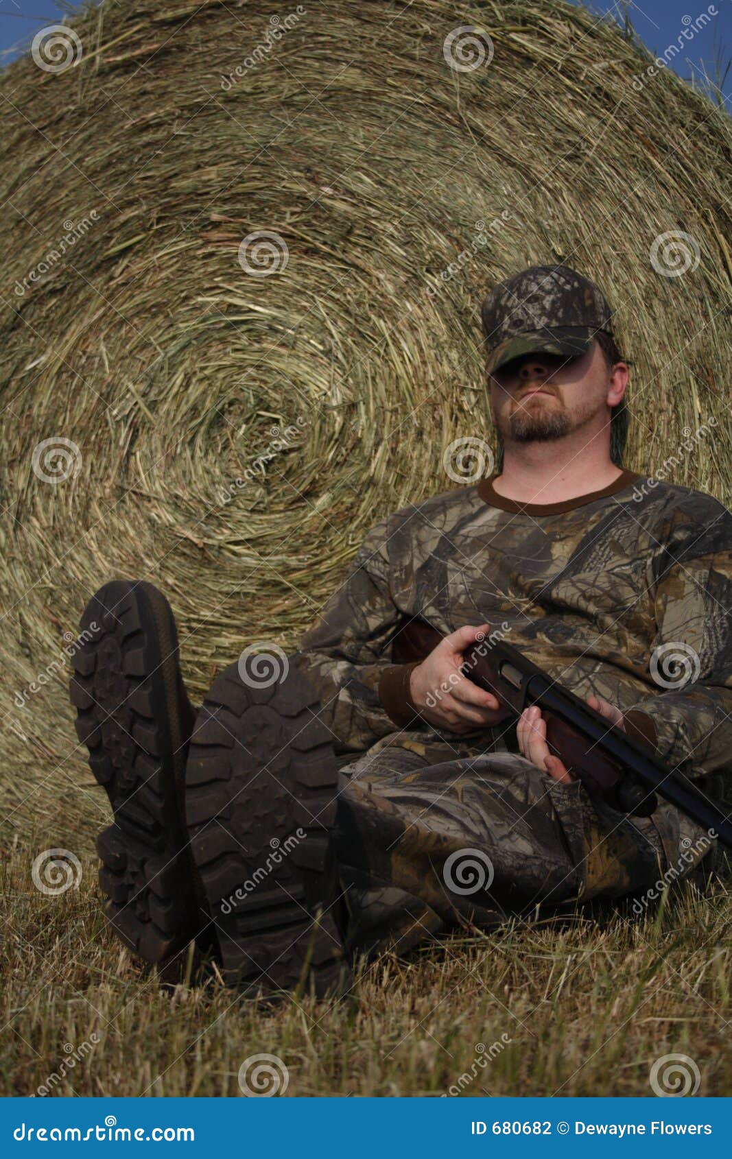Hunter - Hunting - Sportsman Stock Photo - Image of stealth, weapon: 680682