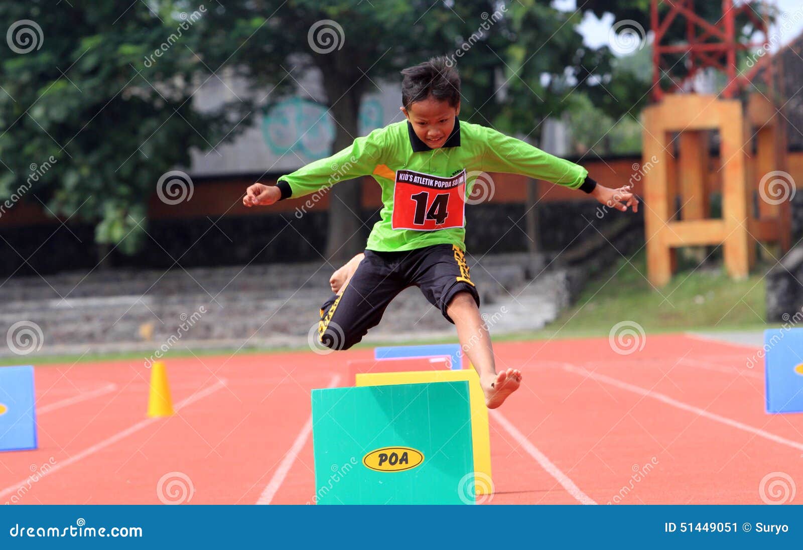 Hurdles race editorial photo. Image of elementary, central - 51449051