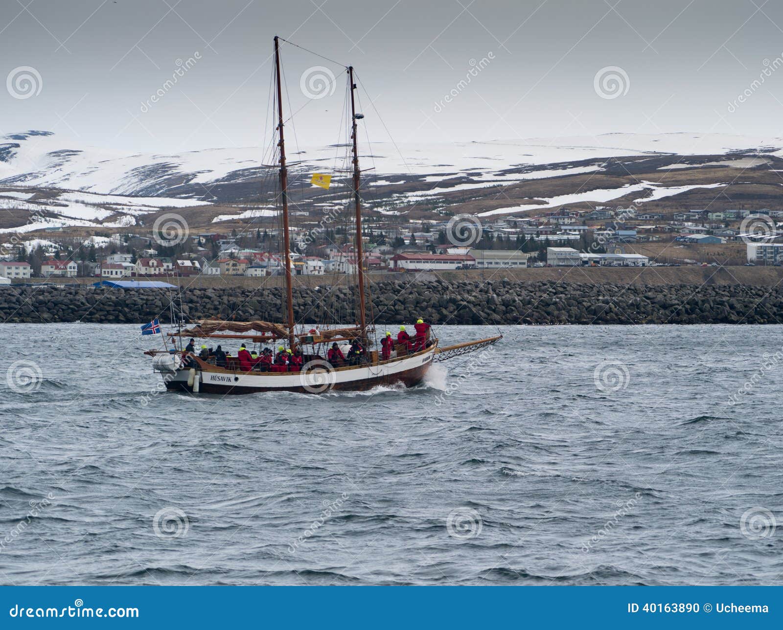 Husavik iceland editorial image. Image of light, fall - 40163890