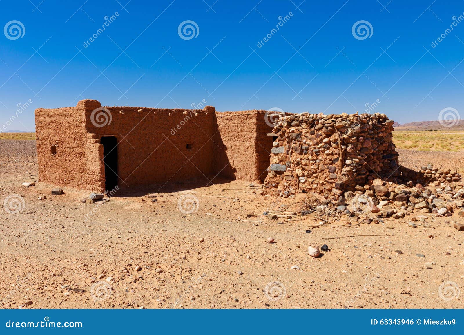 Hut Berber in the Sahara Desert Stock Photo - Image of shack, house ...