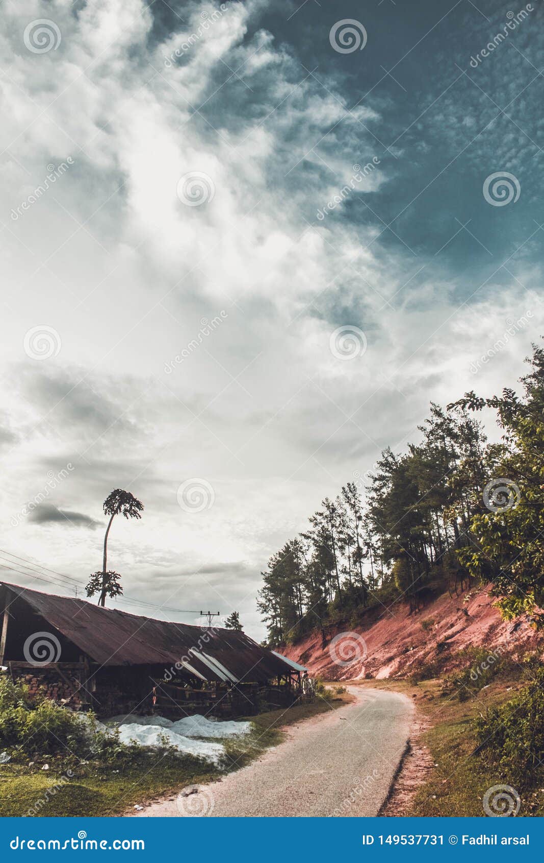 Huts and cliff edges stock image. Image of coconut, langitv - 149537731