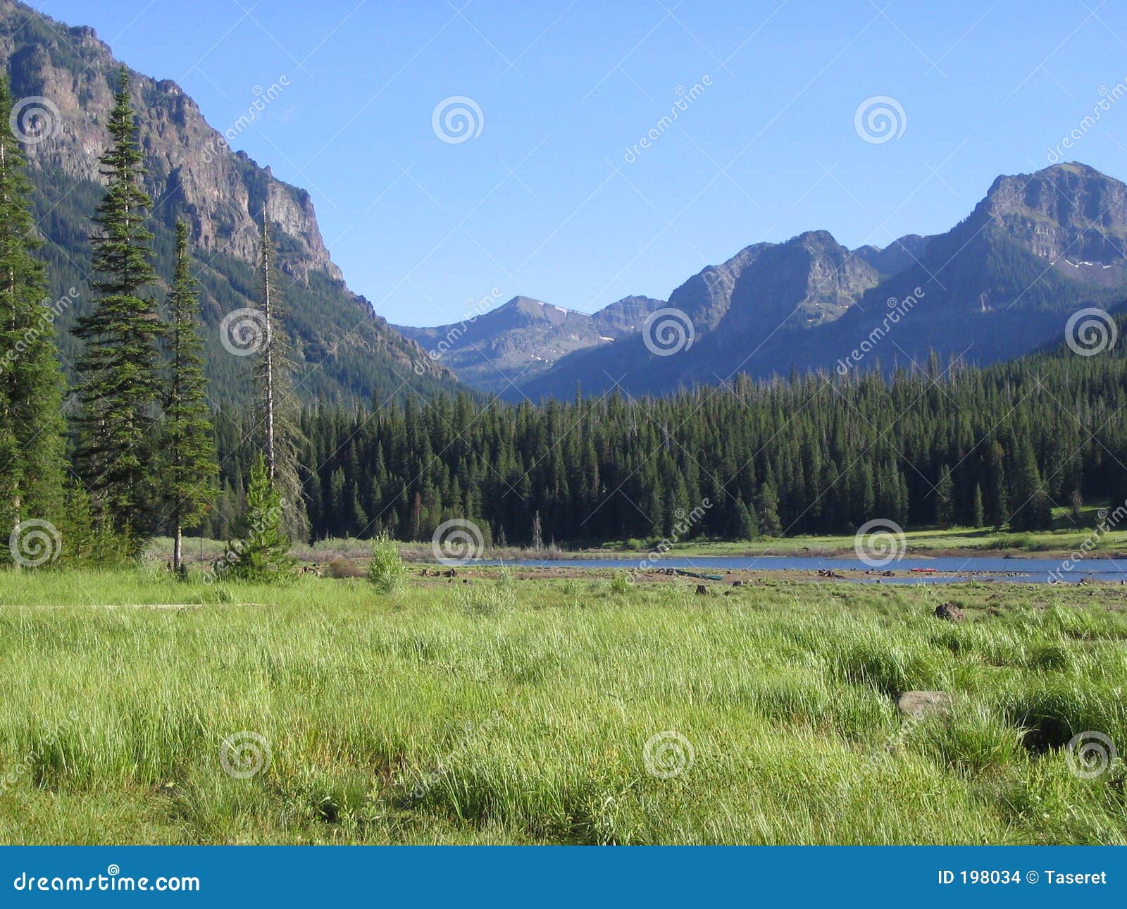 Hyalite Reservoir&Mtn Range Stock Photo - Image of mountains, green: 198034