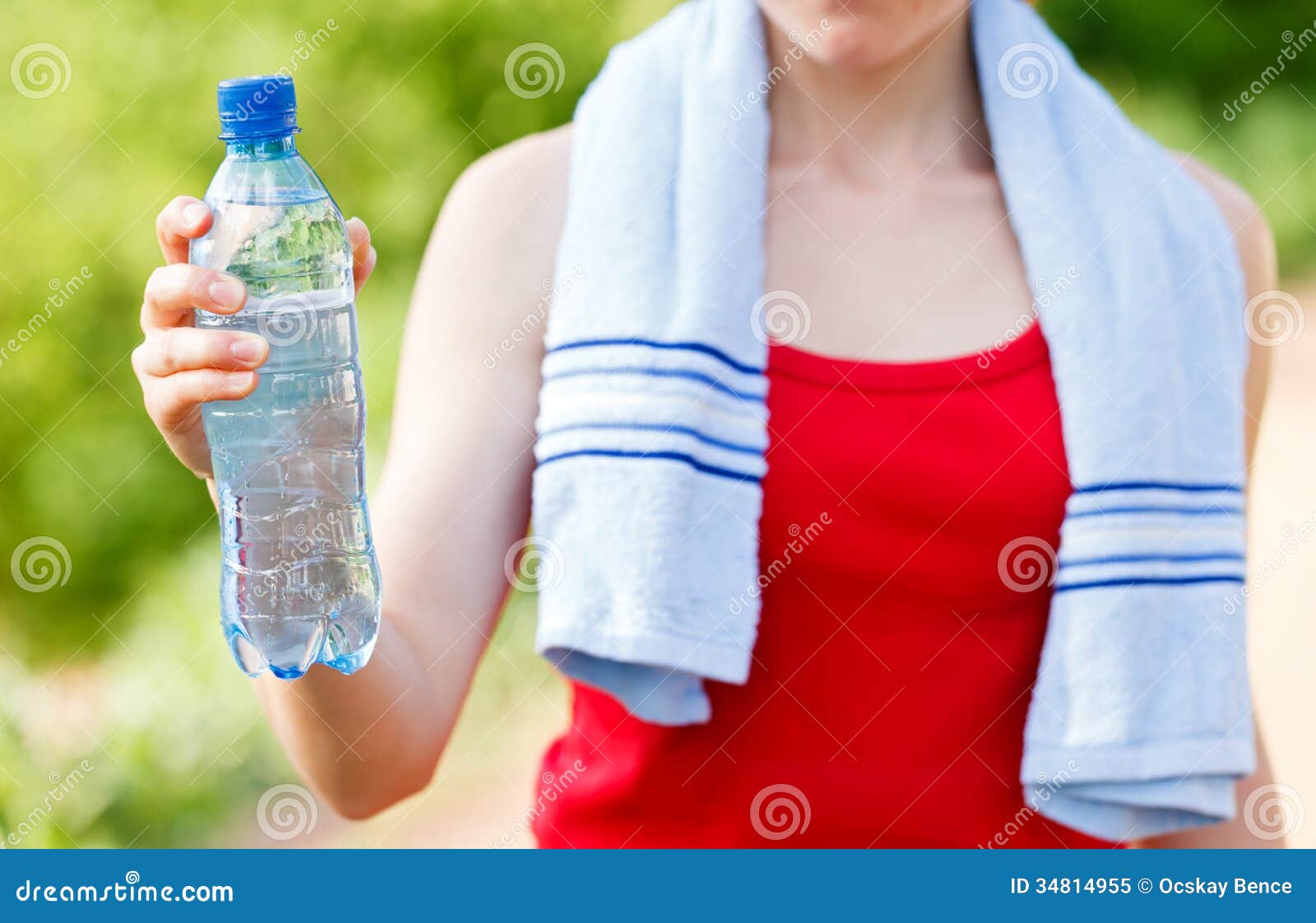 Hydration during workout stock image. Image of female - 34814955