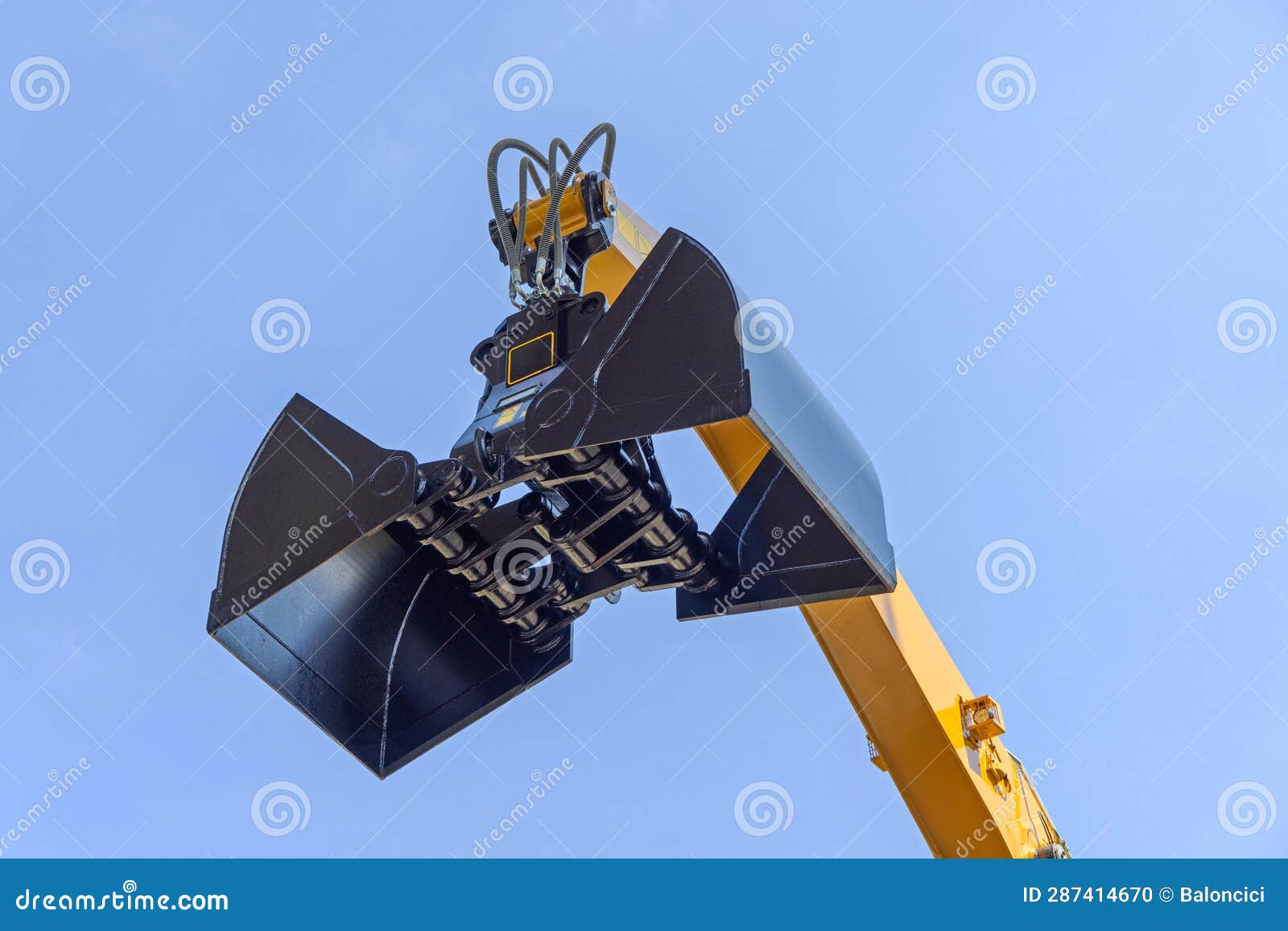 Hydraulic Clamshell Grapple Stock Photo - Image of grapple, machinery ...