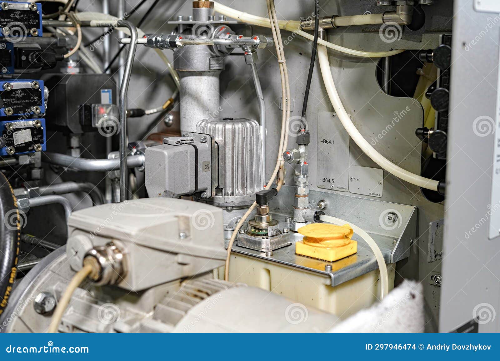 Hydraulic and Electronic Control System of CNC Metal Processing Center ...