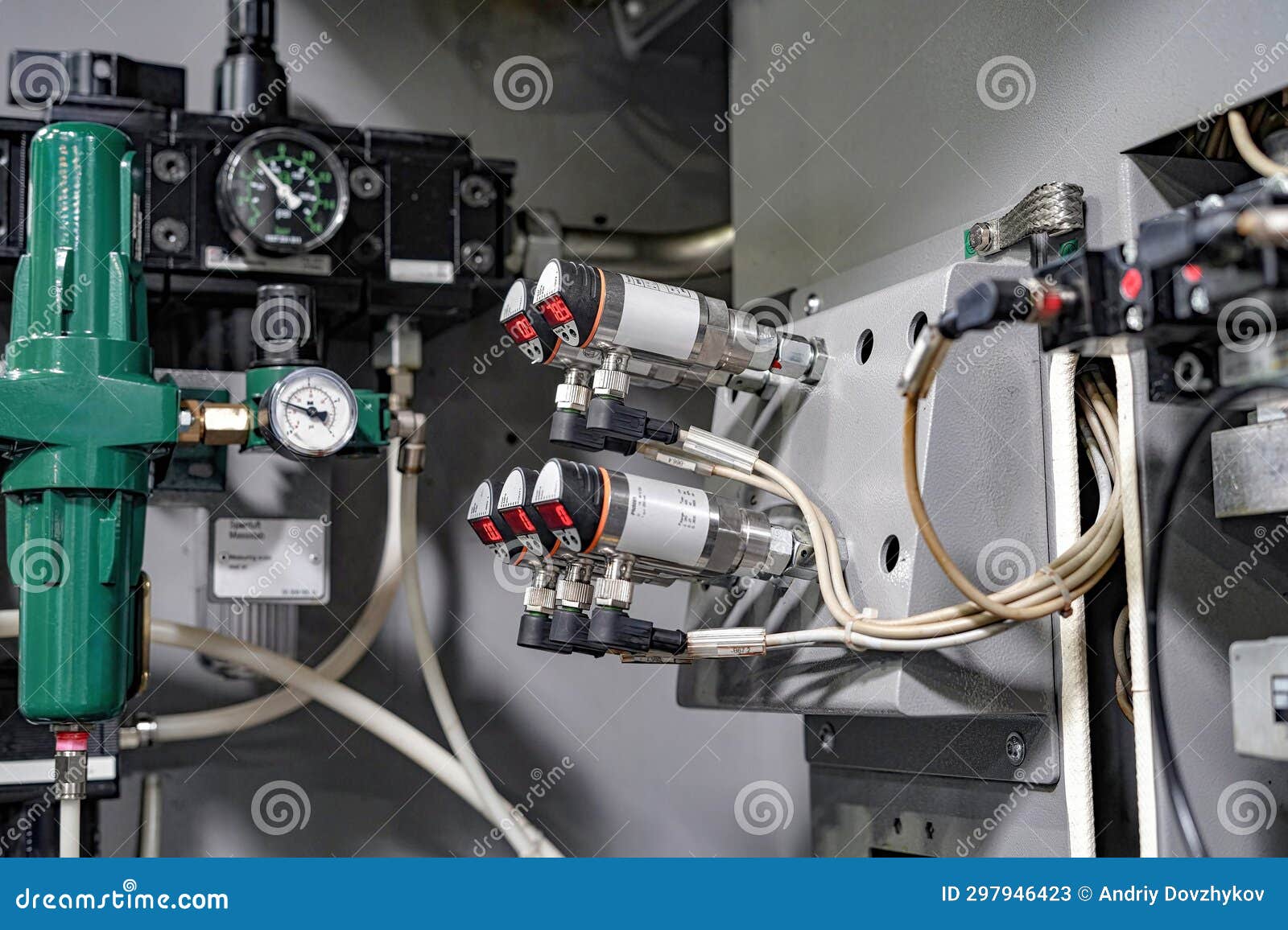 Hydraulic and Electronic Control System of CNC Metal Processing Center ...
