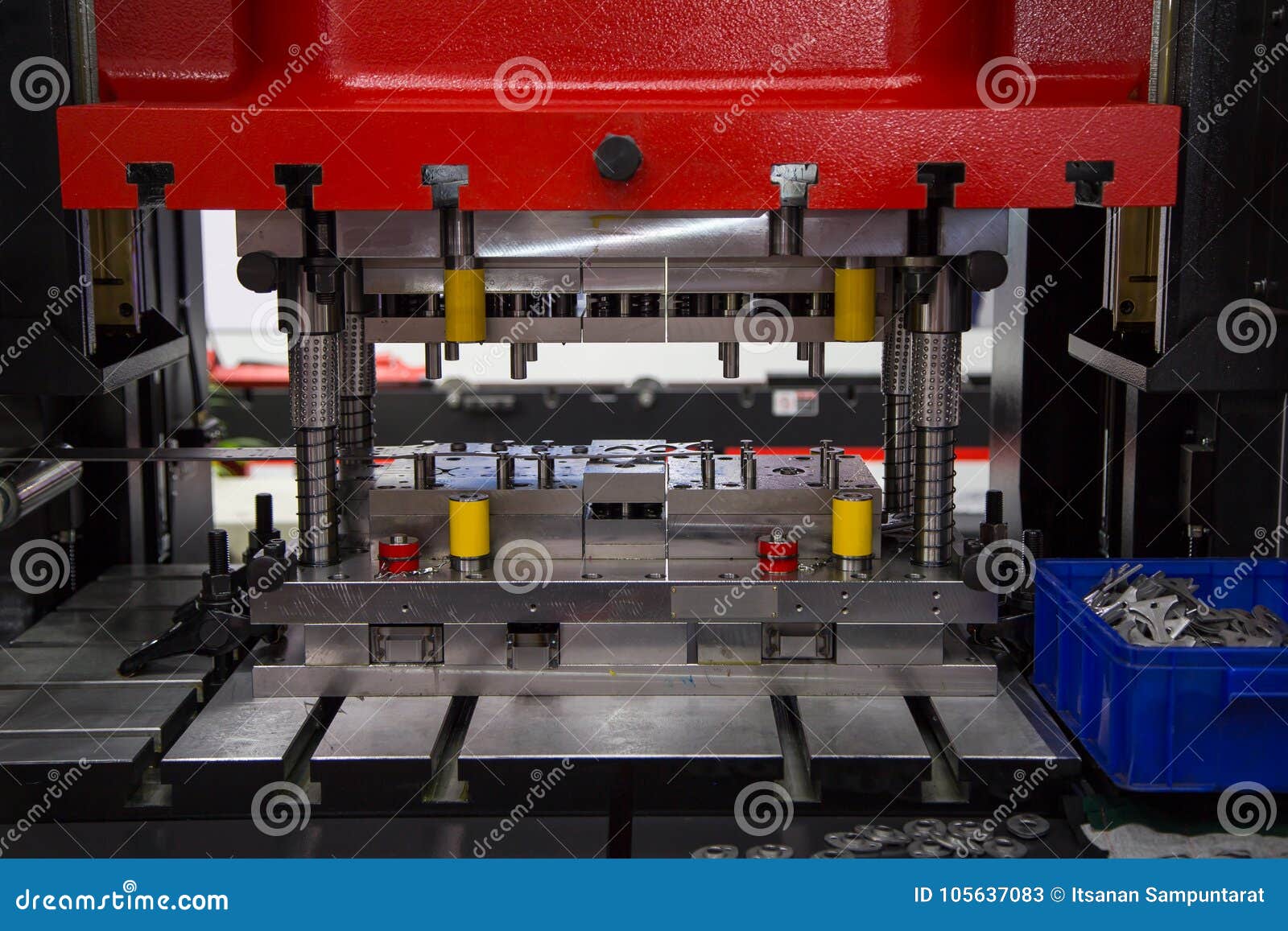 Hydraulic Press Machine stock image. Image of function - 105637083