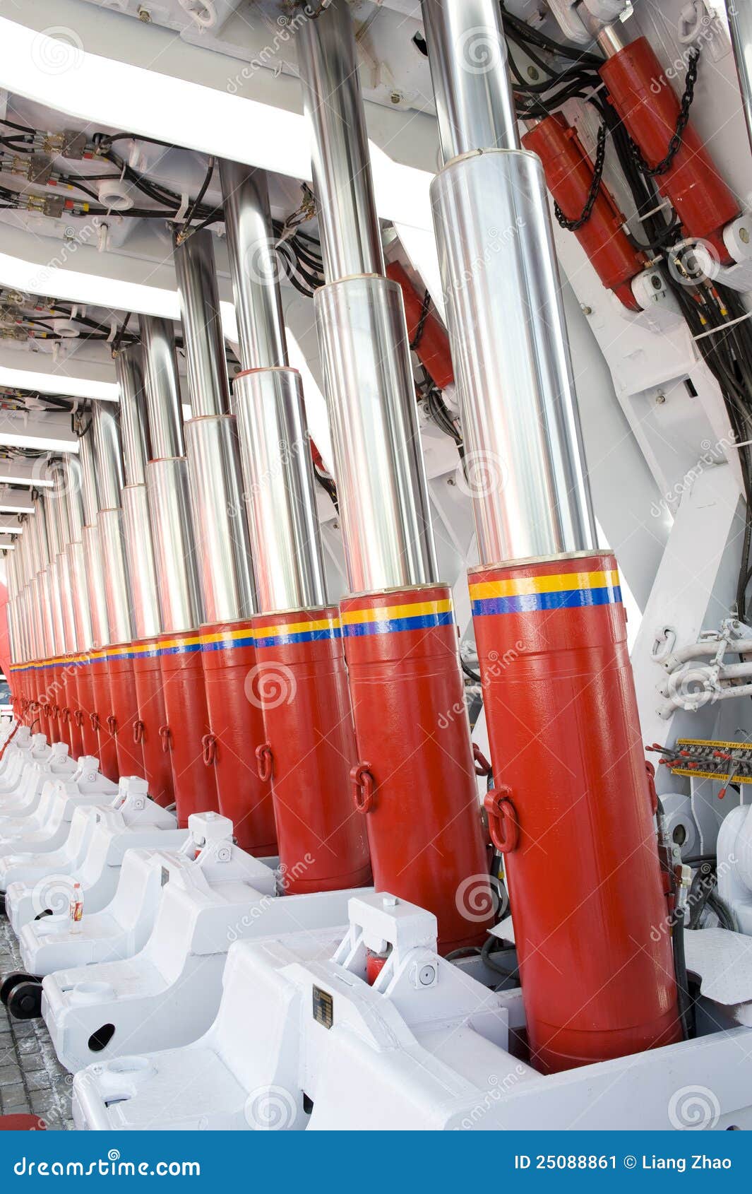 Hydraulic support stock image. Image of support, iron - 25088861