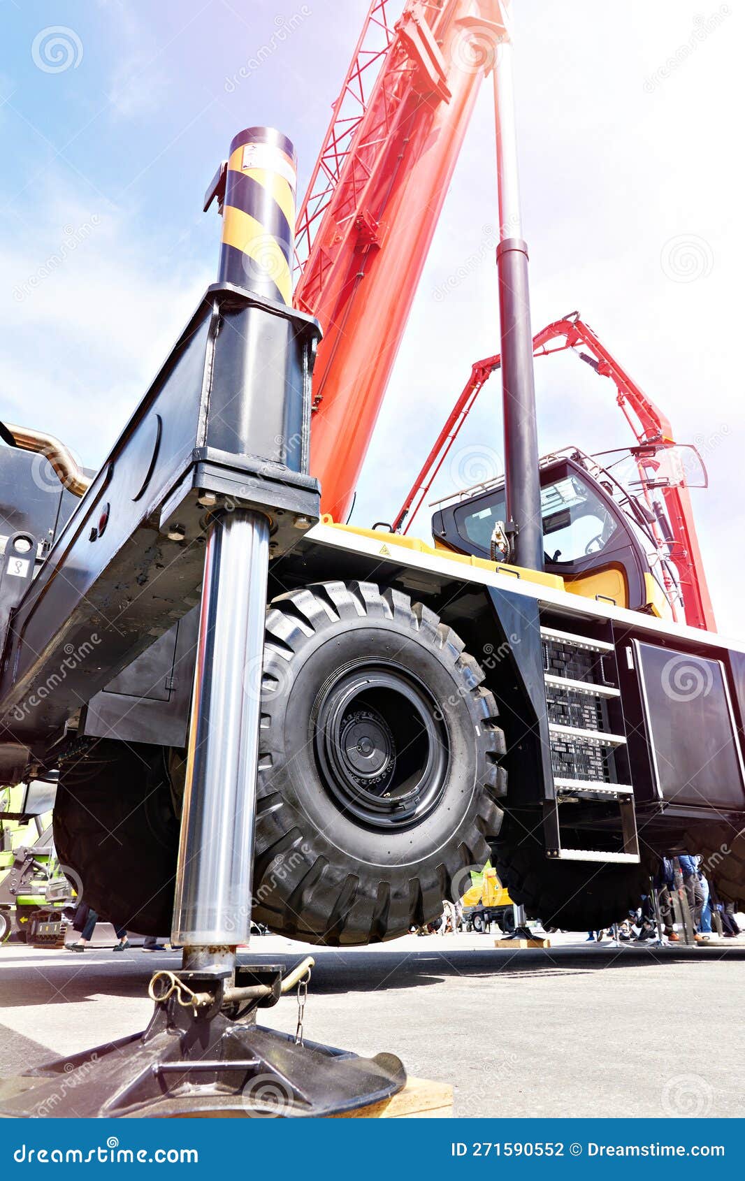 Hydraulic Support Construction Truck Stock Photo - Image of outrigger ...